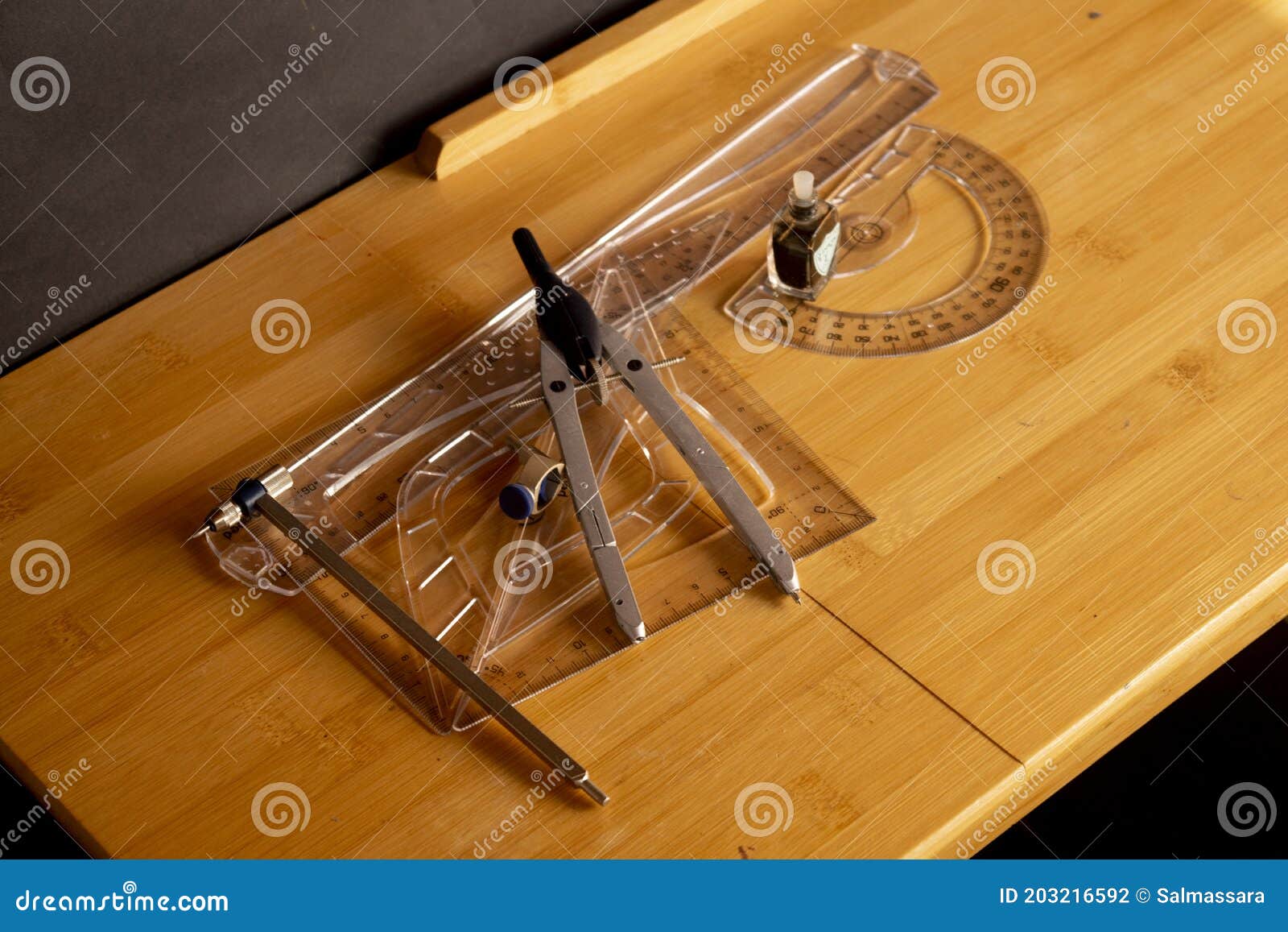 Instruments De Travail D'un Architecte Photo stock - Image du place ...