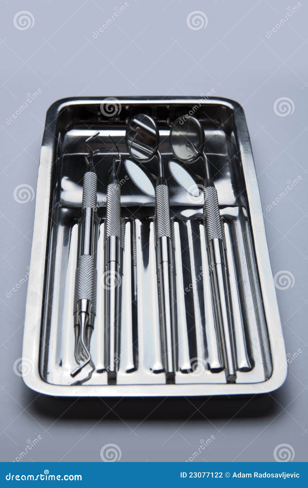 Instruments Dentaires - Plaque Photo stock - Image du oral ...