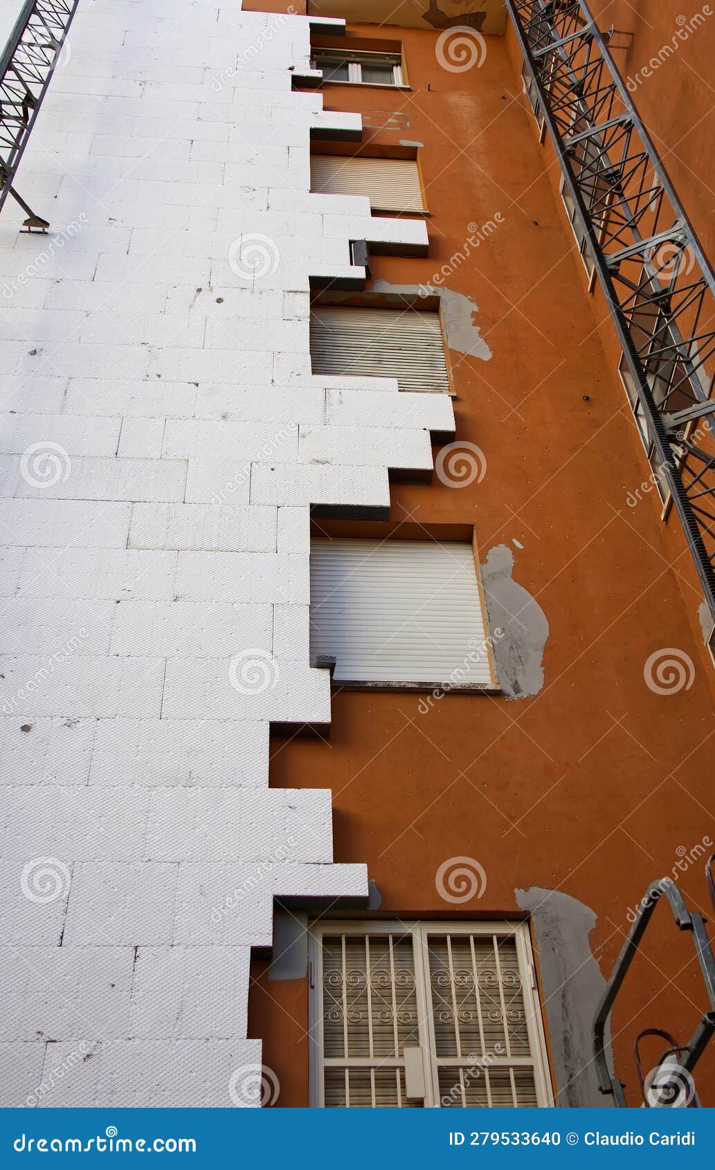 Insulating Panels of Molded Expanded Polystyrene for Construction of ...