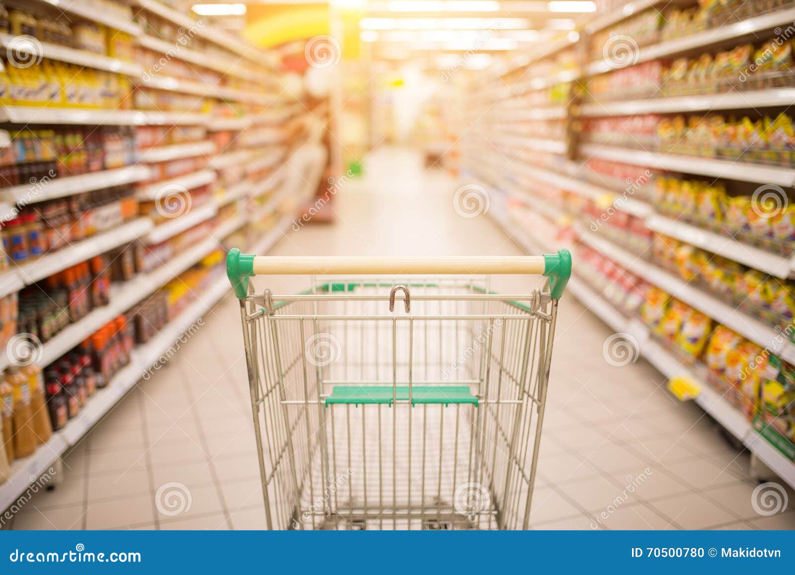 Intérieur de supermarché photo stock. Image du propriétaire - 70500780