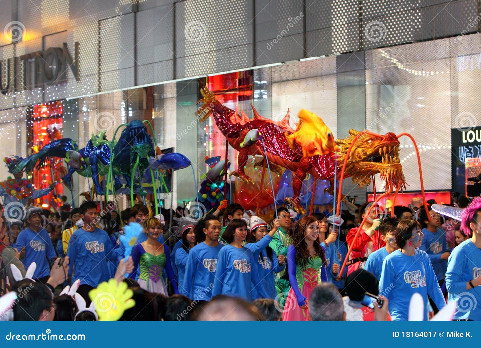 Hong Kong : Intl Chinese New Year Night Parade 2011 Editorial ...