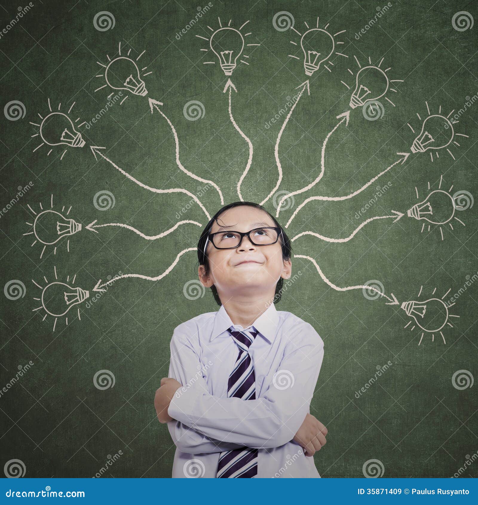 Intelligenter Junge, Der Viele Ideen Denkt Stockbild - Bild von idee ...