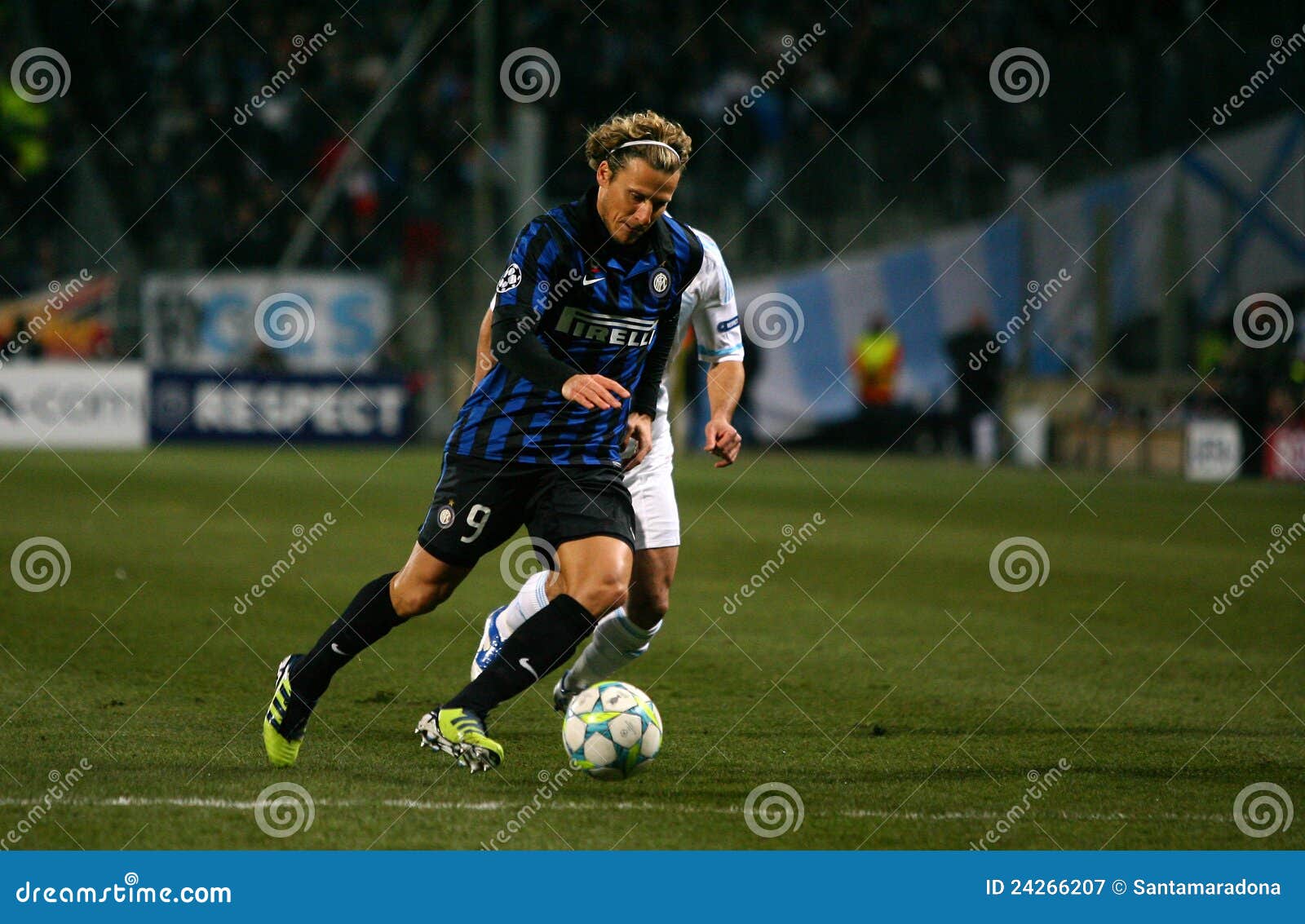 Inter Milano S Diego Forlan Editorial Photography - Image of foot ...