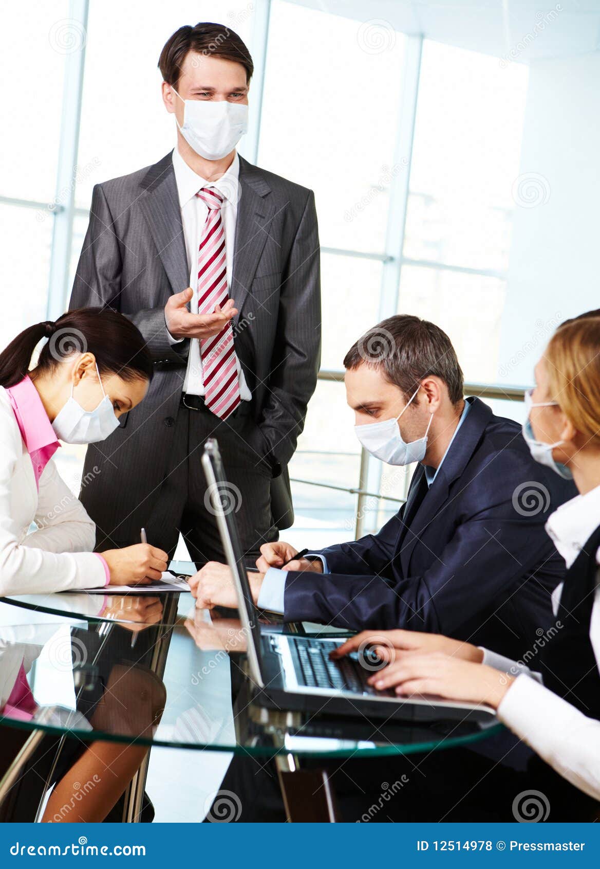 Interaction photo stock. Image du bureau, affaires, caucasien - 12514978