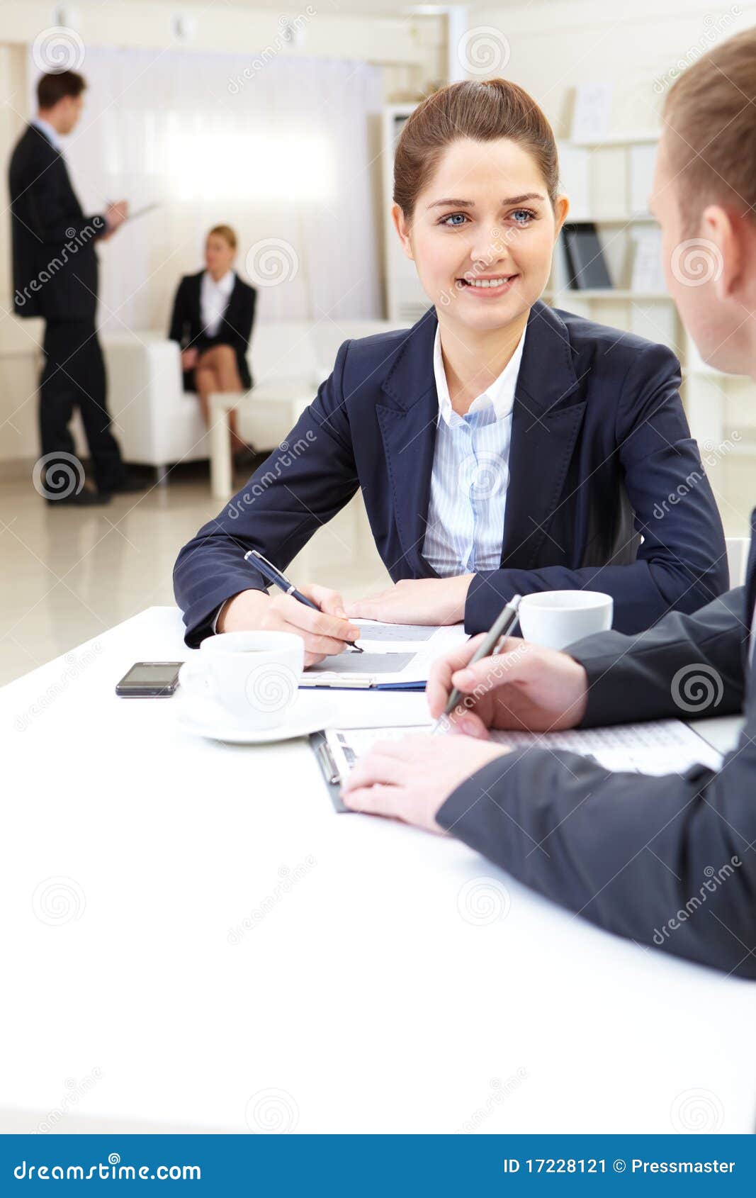 Interaction image stock. Image du homme, transmission - 17228121