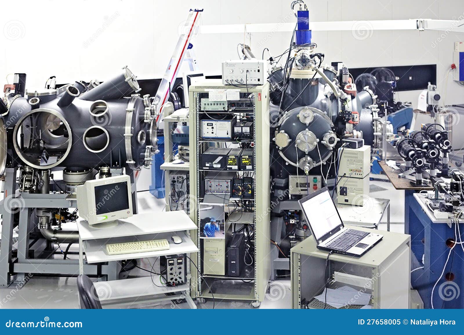 5-axis Optical CMM Machine Editorial Image | CartoonDealer.com #135341648