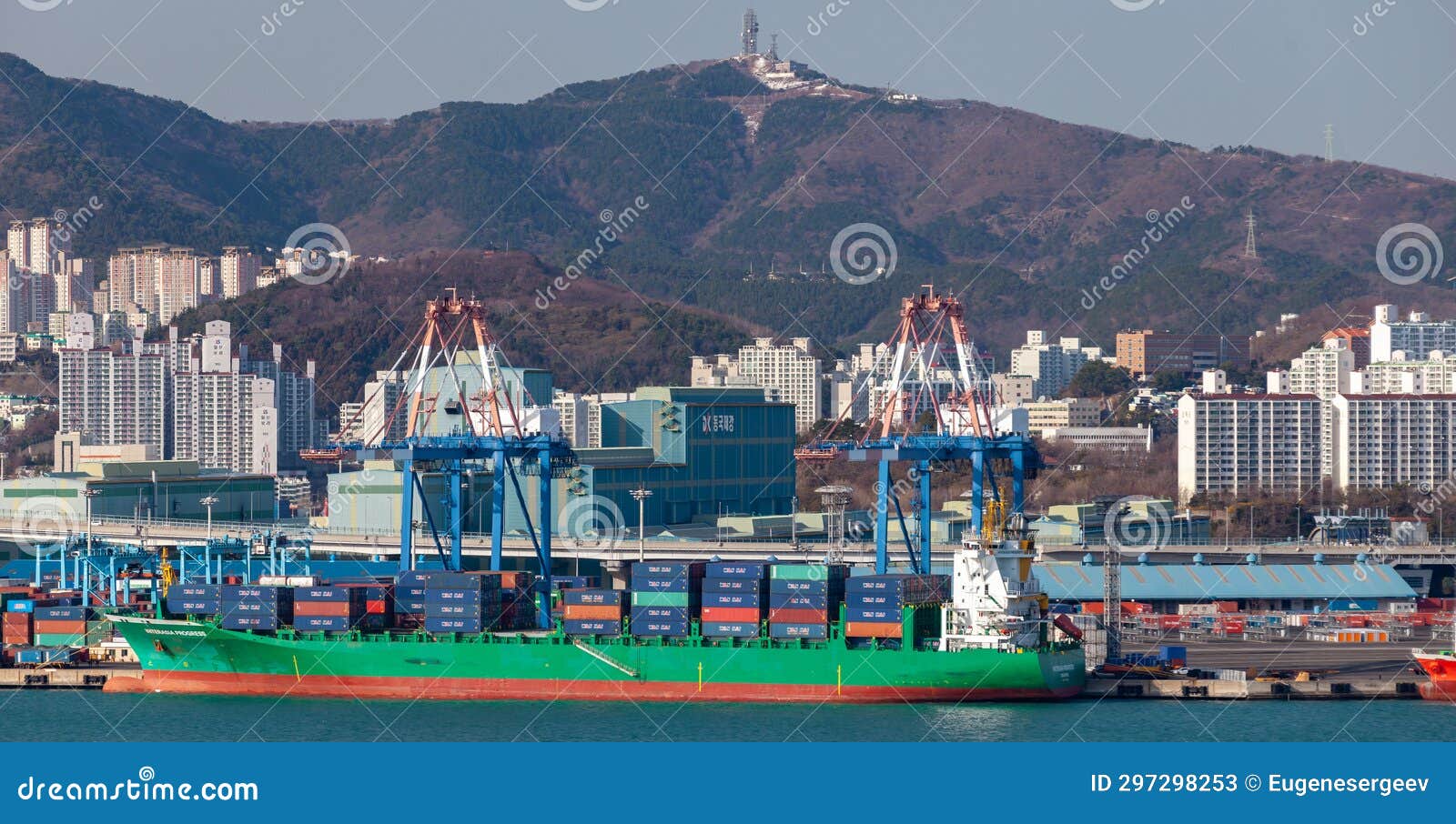Interasia Progress Container Ship Loading is in Progress, Busan ...