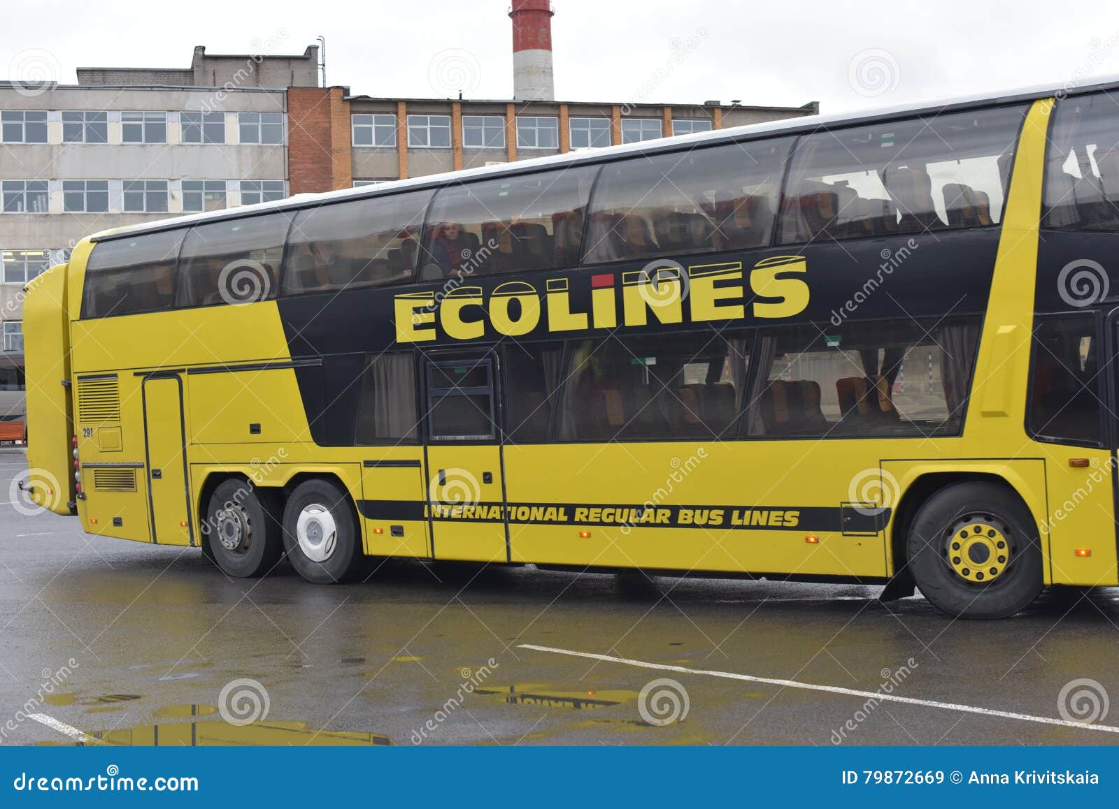 Intercitybus Ecolines redaktionelles stockbild. Bild von bahnhof - 79872669