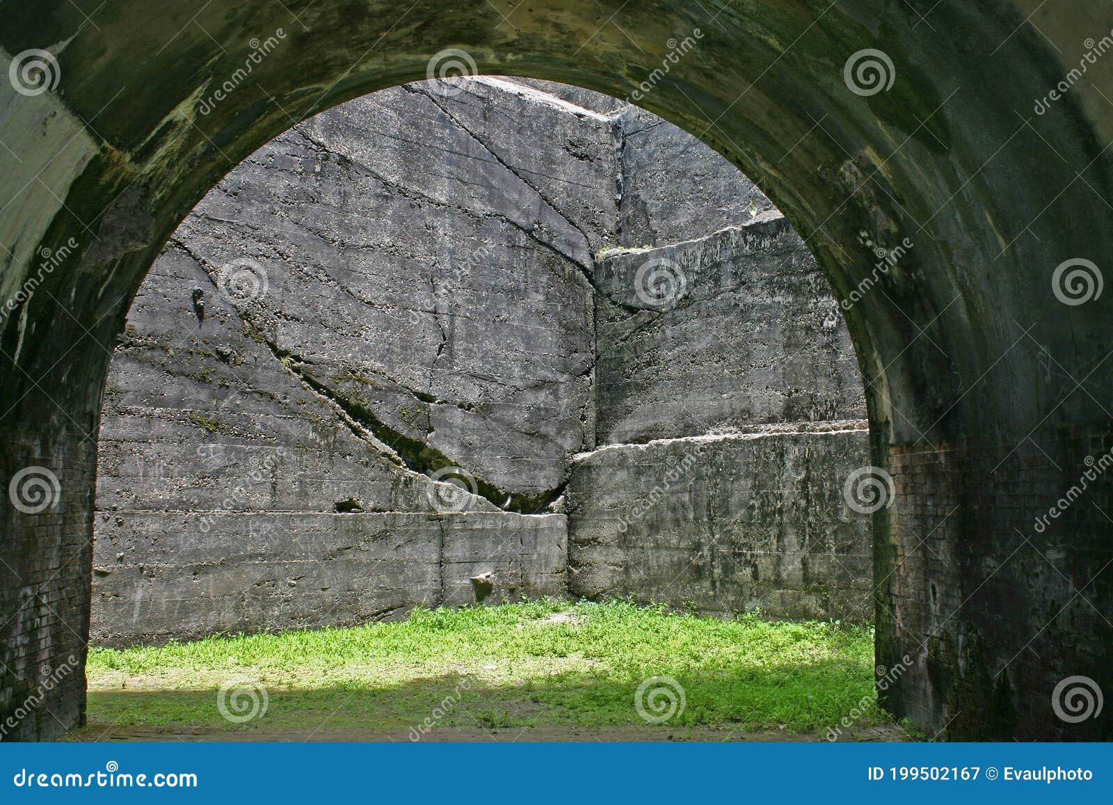 Brick Walls through an Archway Stock Image - Image of mold, curve ...