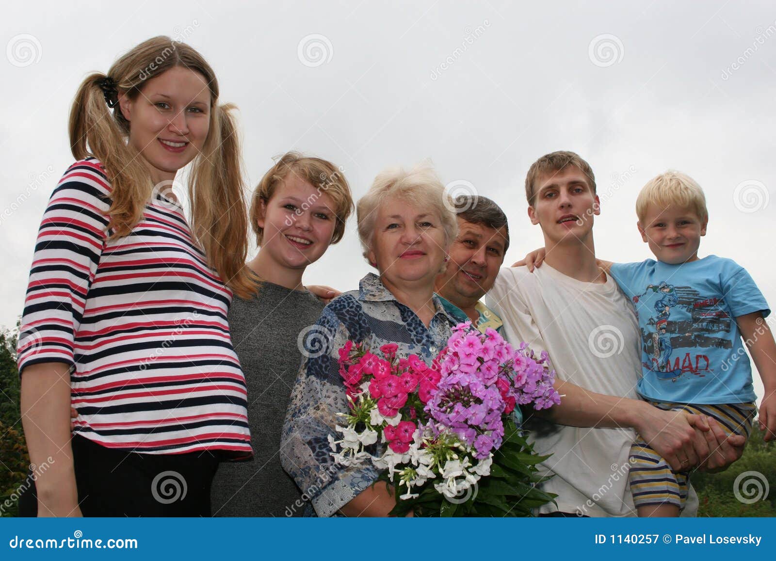 INTERGENERATIONAL FAMILY stock image. Image of generation - 1140257