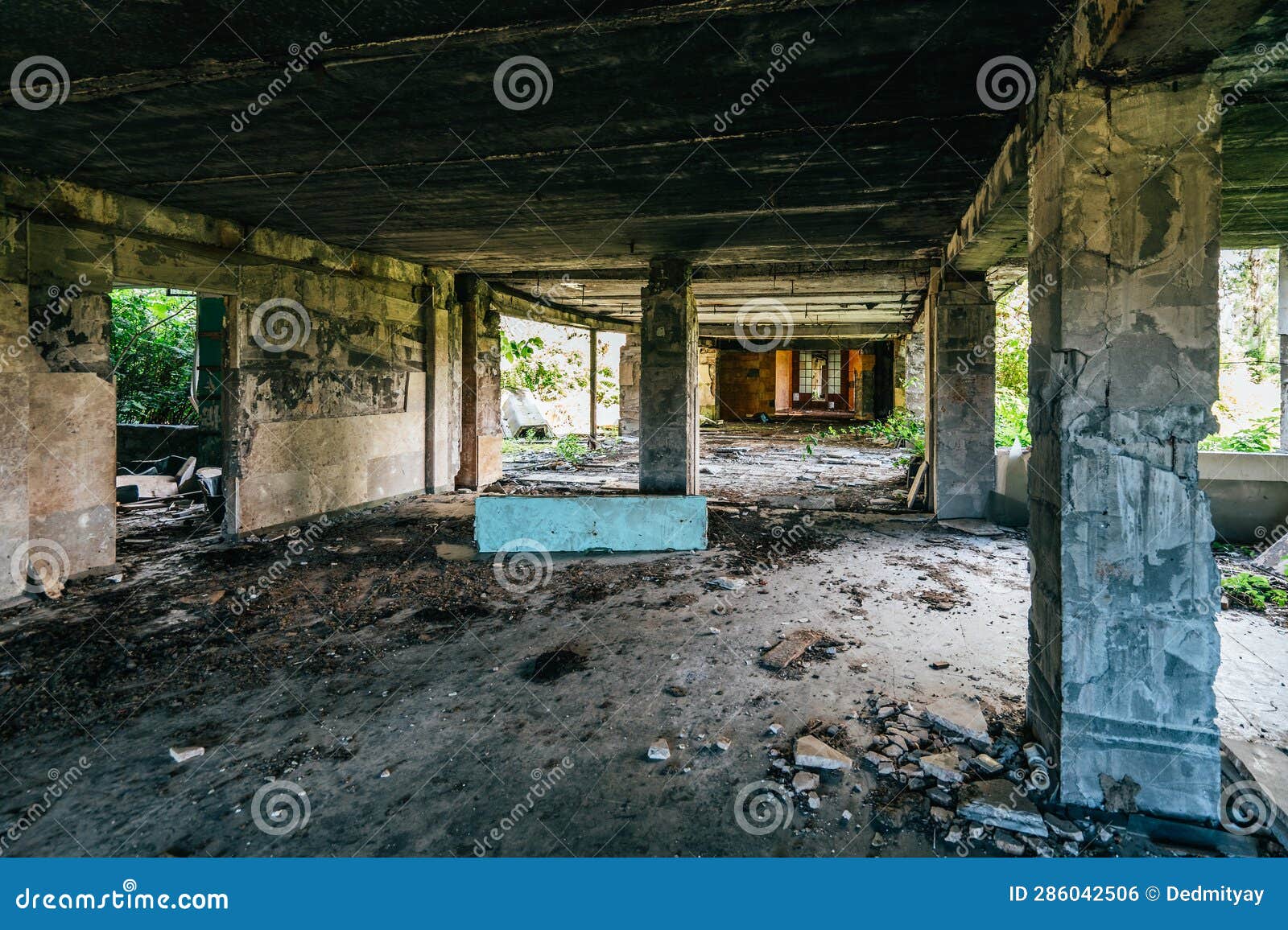 Interior of Abandoned Building with Columns, Lost and Forgotten Places ...