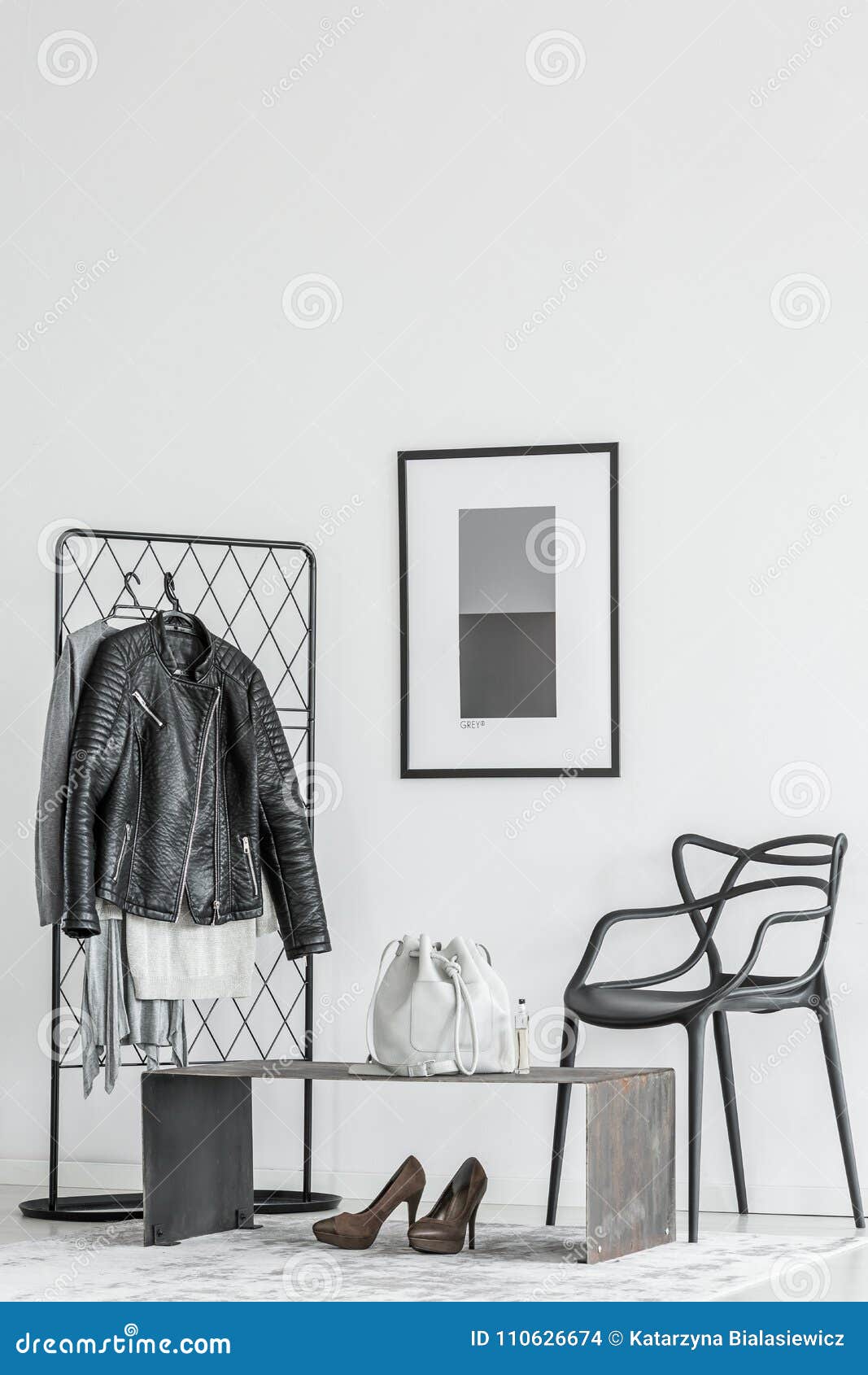 Interior Blanco Del Hall De Entrada Foto de archivo - Imagen de negro ...