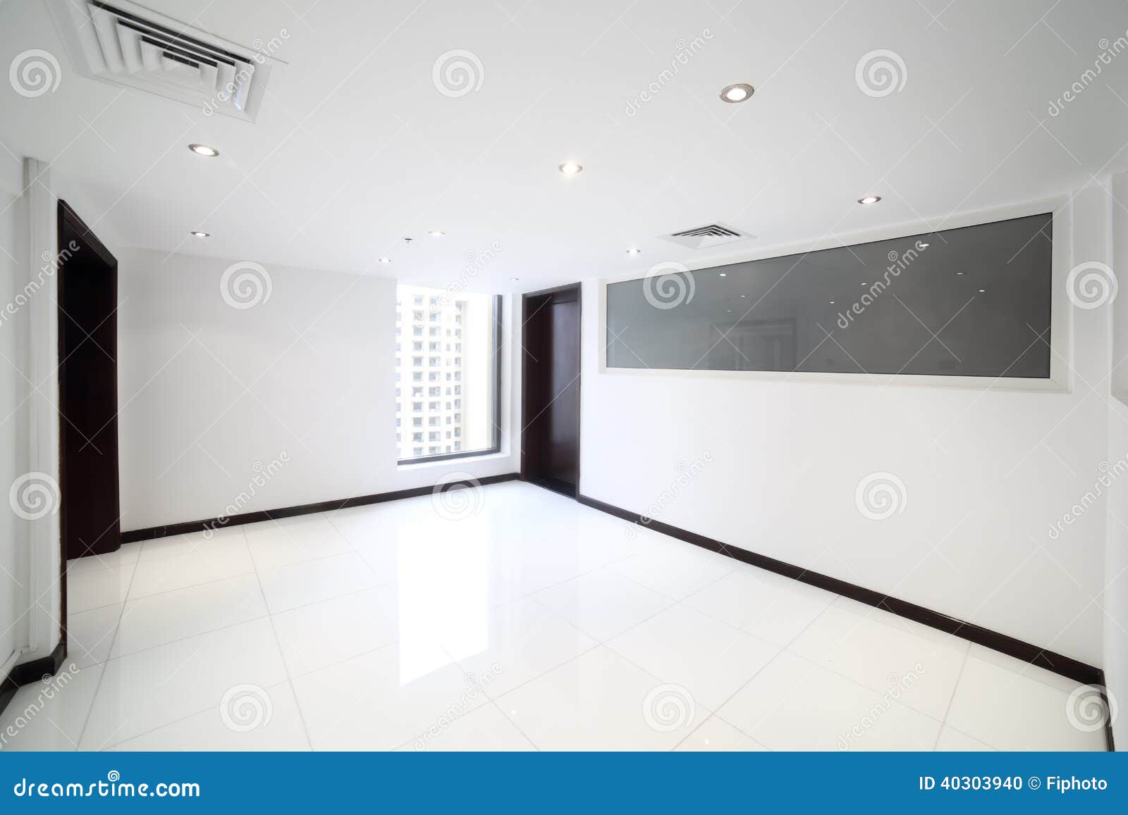Interior of Bright Empty Room Stock Photo - Image of home, area: 40303940