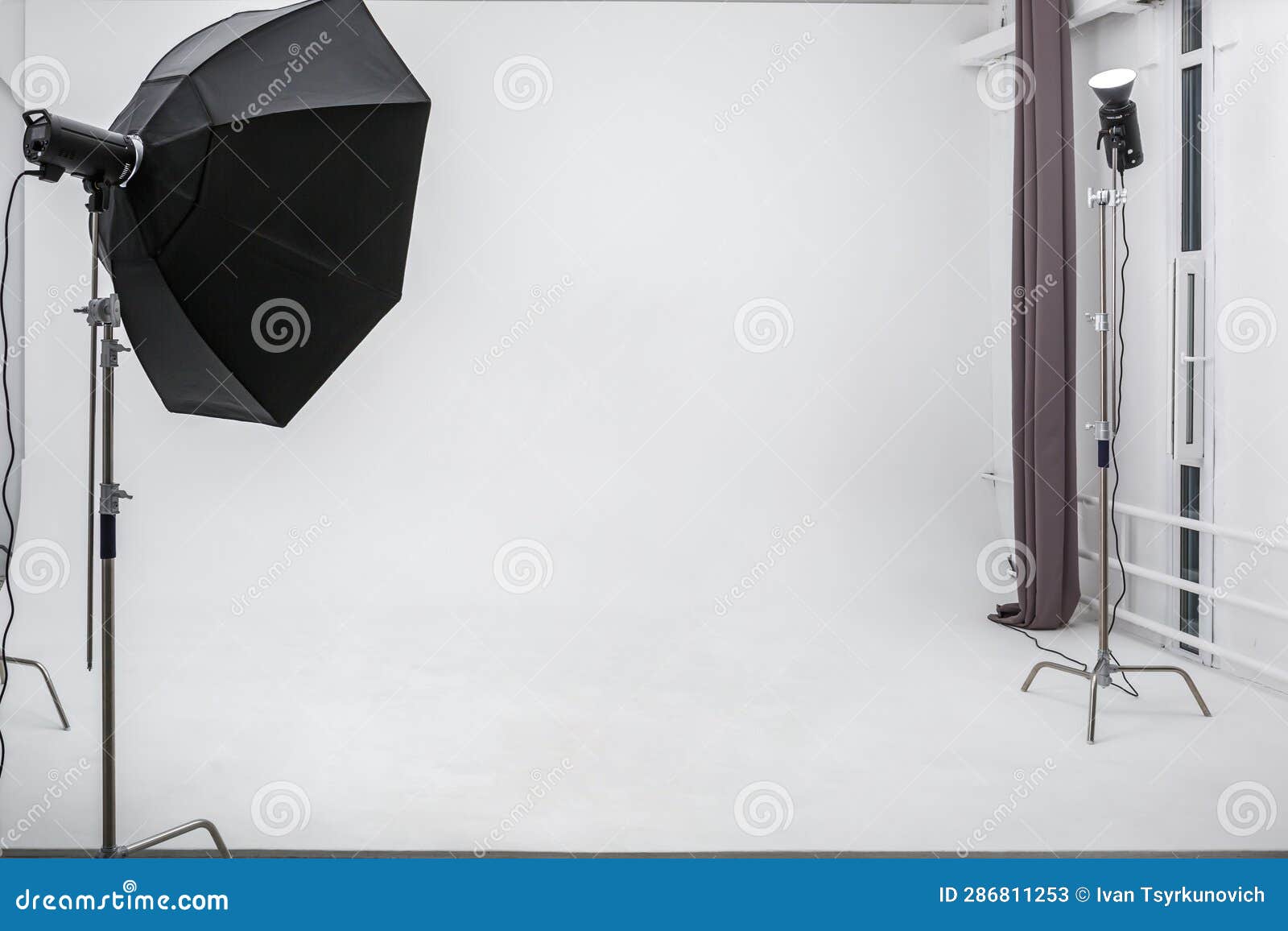 Interior of Bright Space of Photo Studio with Large White Cyclorama ...