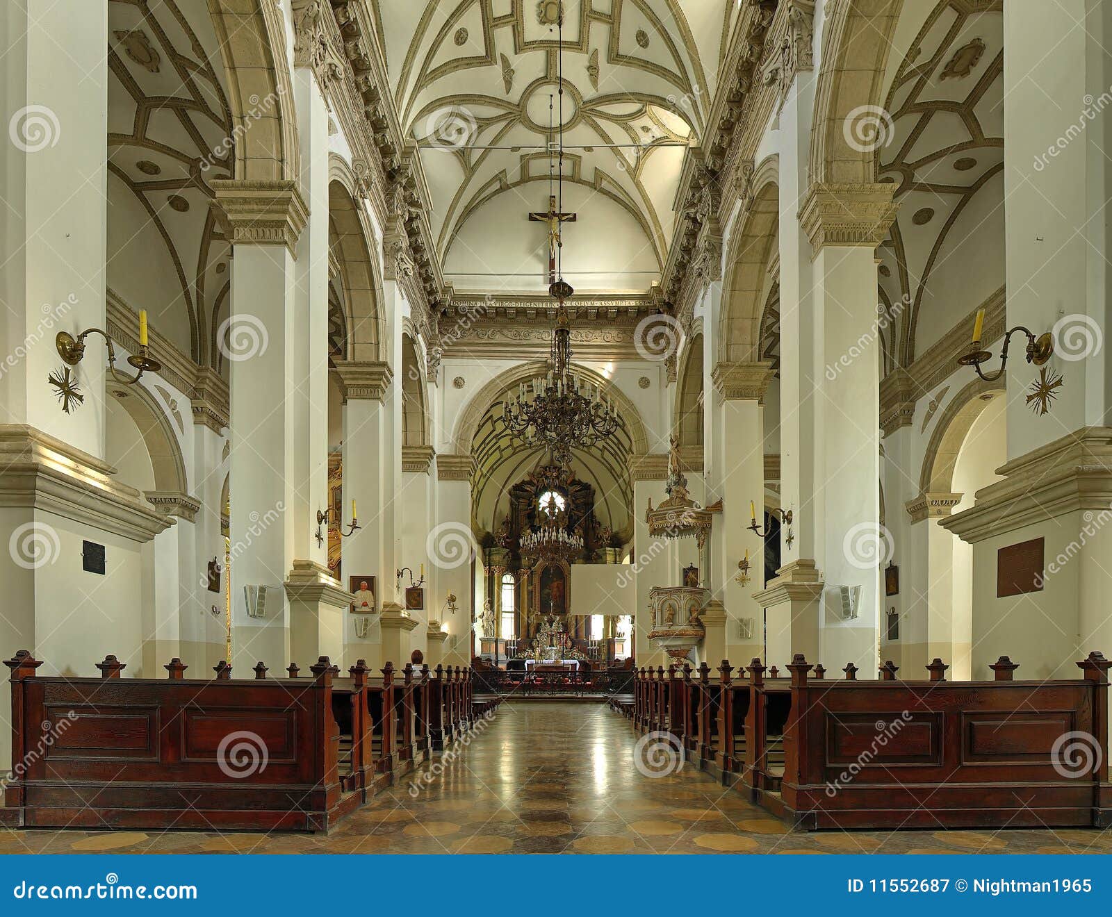 Interior a Catedral Velha Em Zamnosc, Poland. Fotografia Editorial ... Interior a Catedral Velha Em Zamnosc, Poland. Fotografia Editorial ...