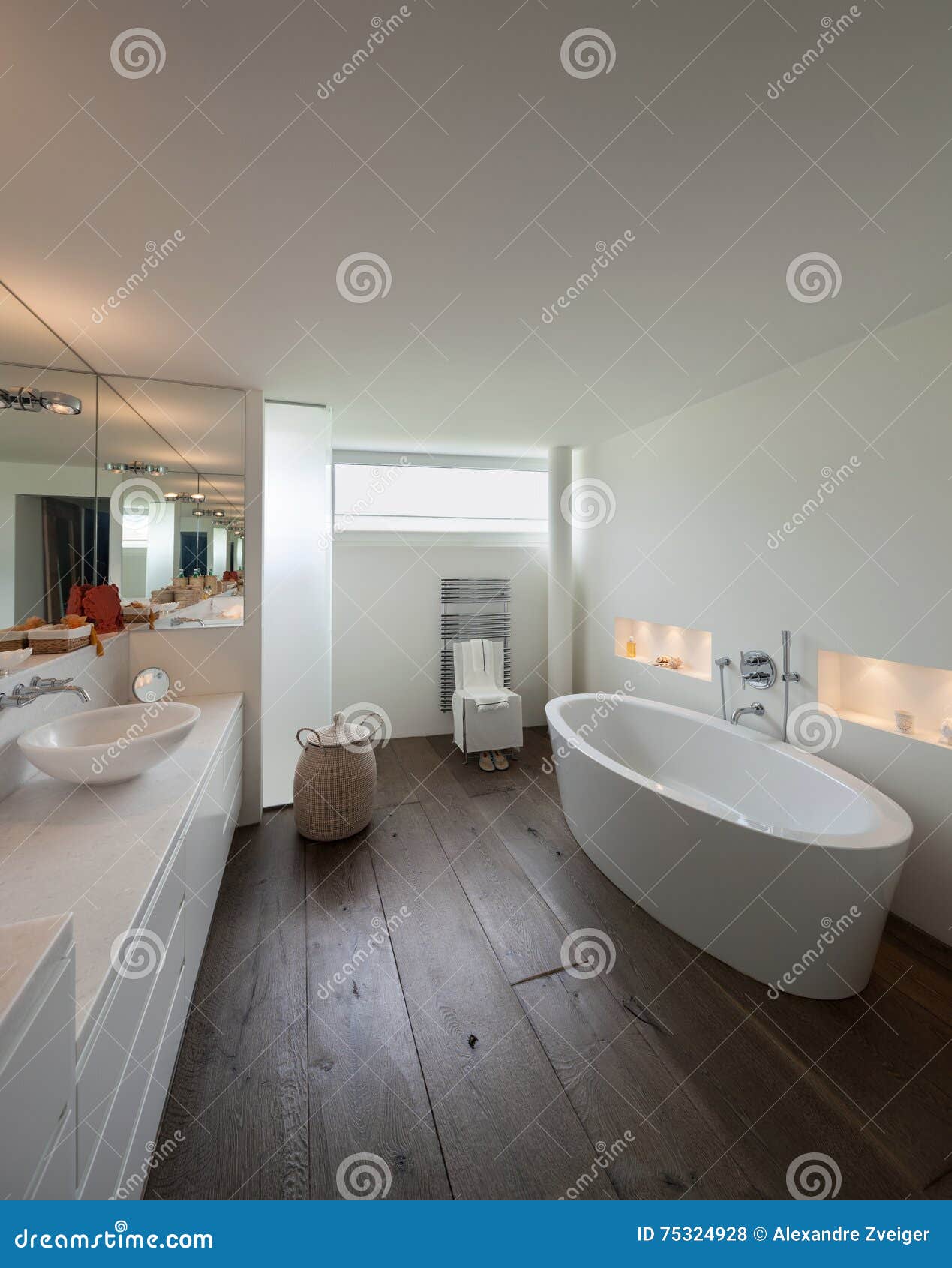 Interior, Comfortable Bathroom Stock Photo - Image of decor, inside ...