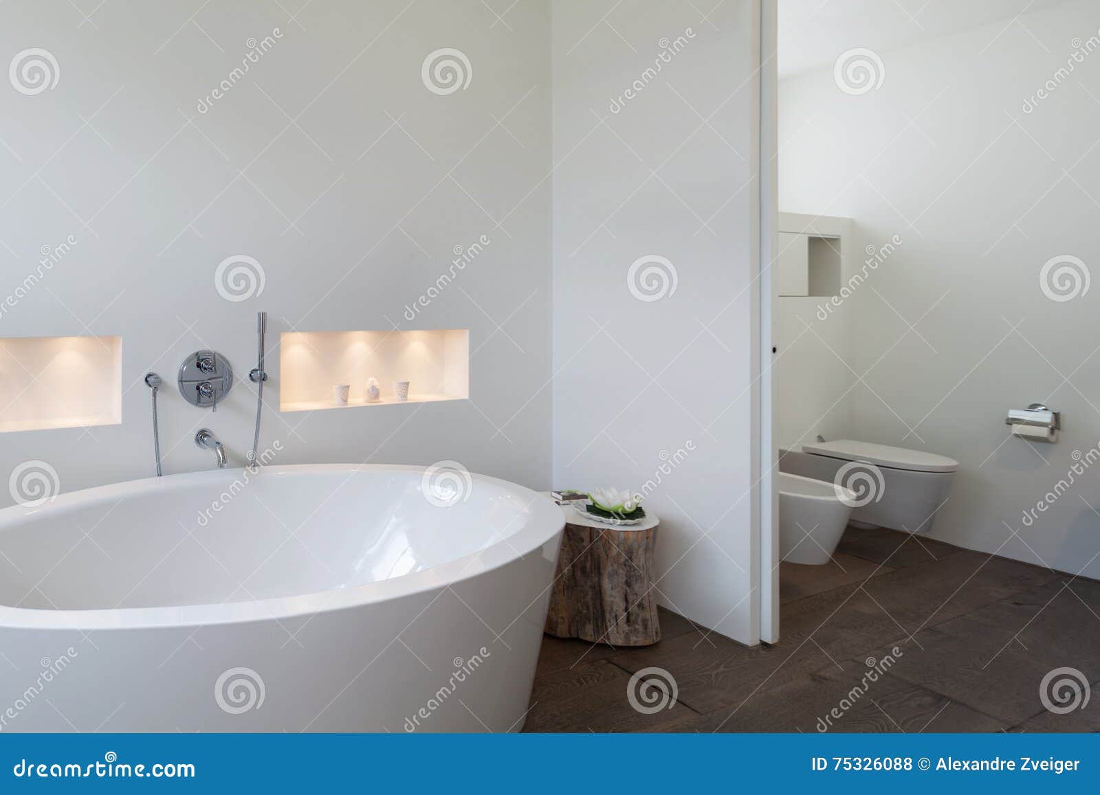 Interior, Comfortable Bathroom Stock Photo - Image of light, decor ...