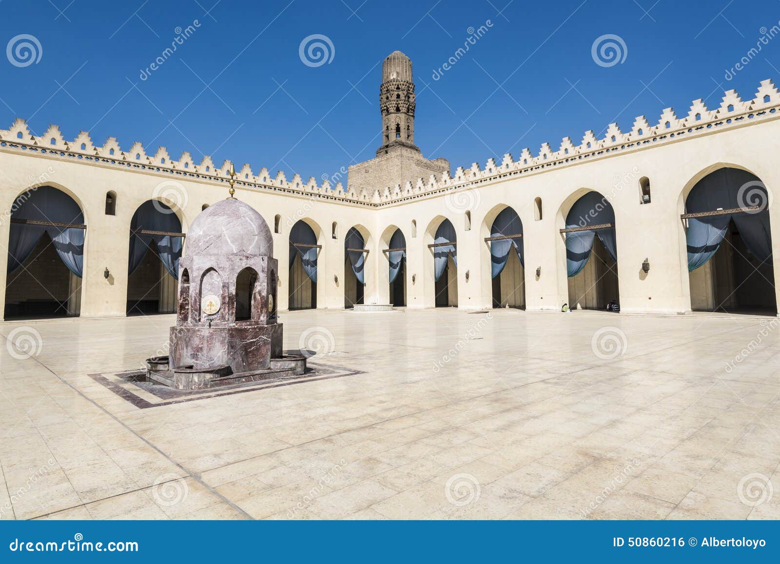 Interior Courtyard of the Al-Hakim Mosque, Cairo, Egypt Stock Photo ...