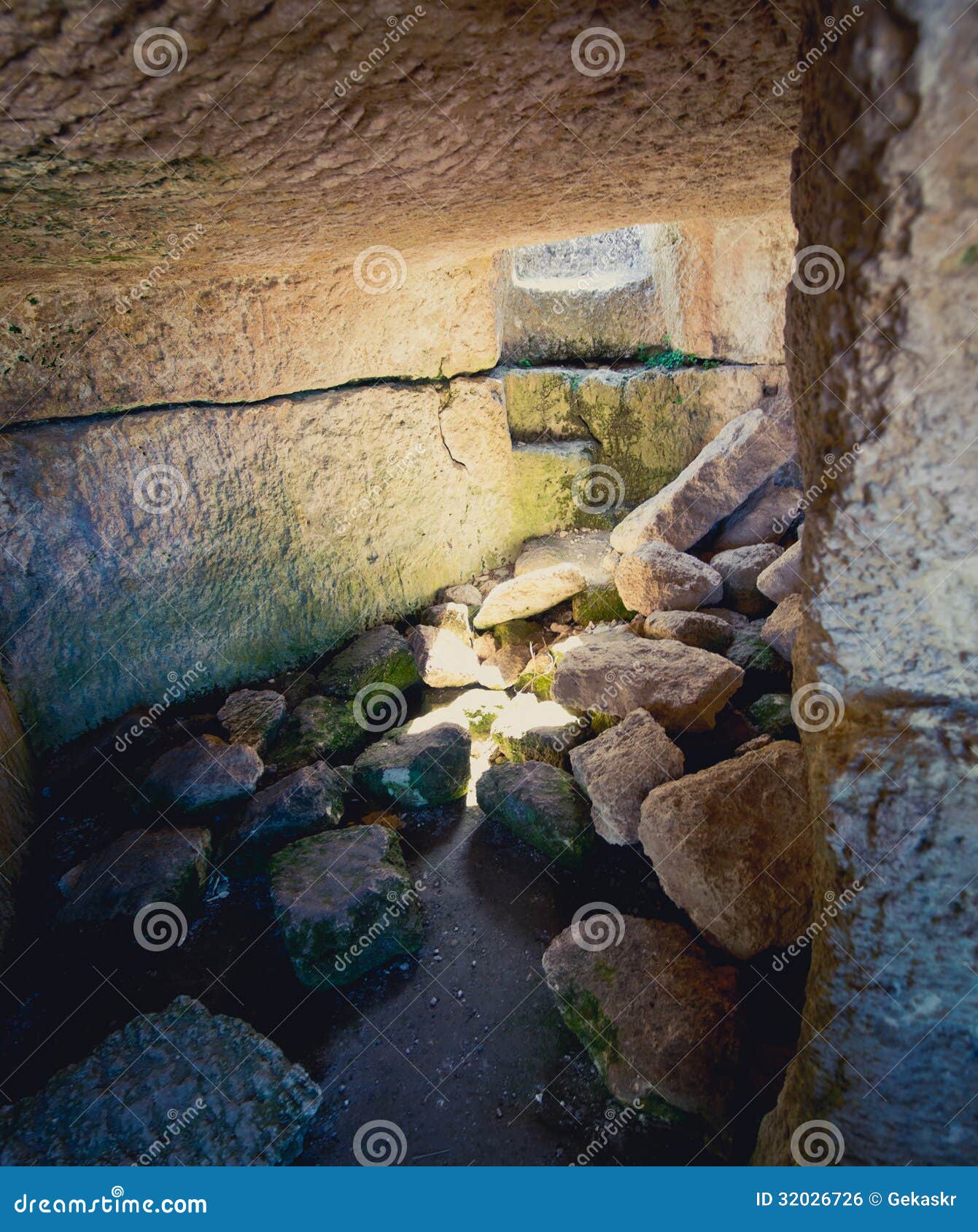 Interior da caverna foto de stock. Imagem de terra, aventura - 32026726