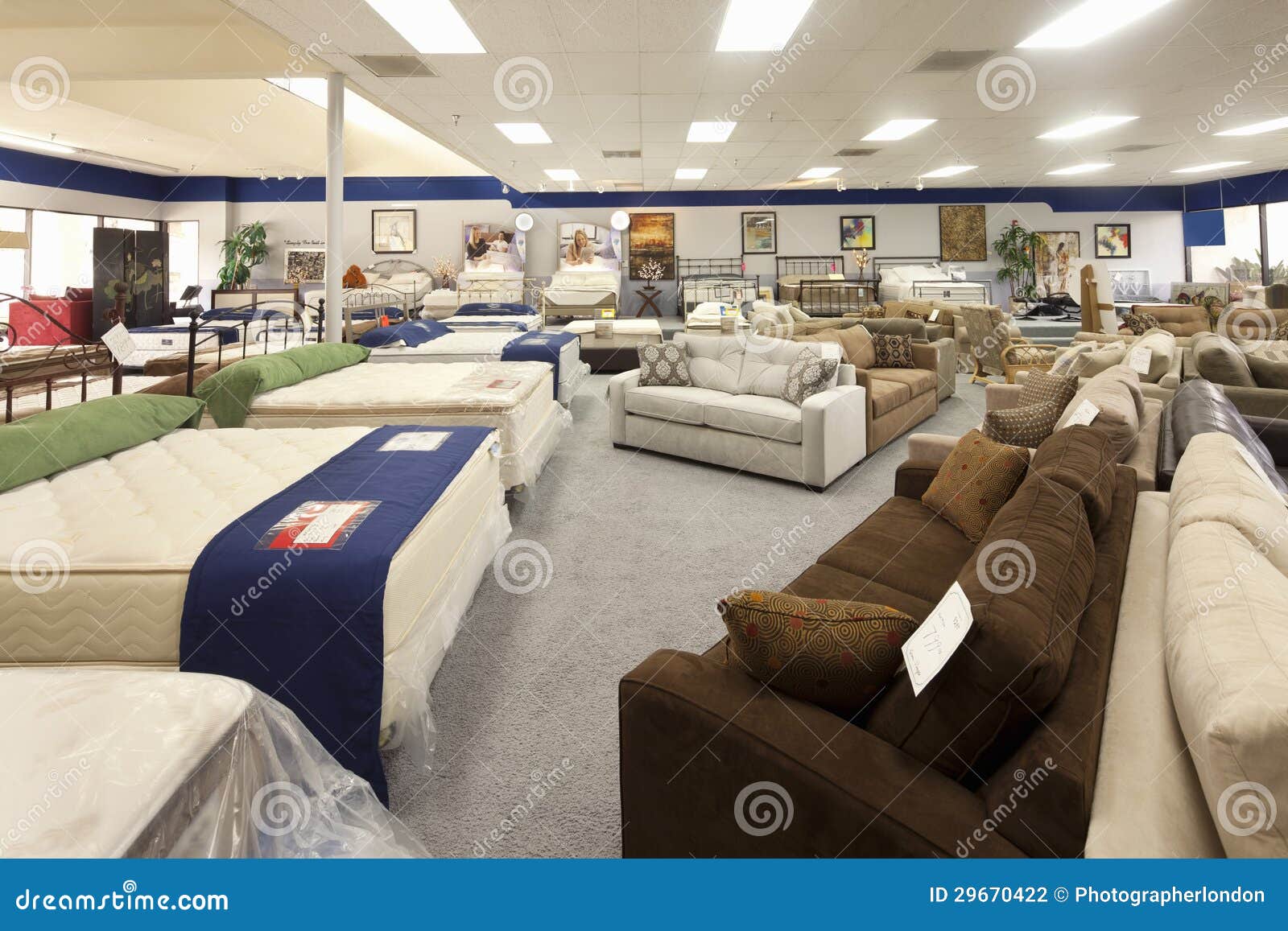 Interior da loja de móveis fotografia editorial. Imagem de coxim - 29670422