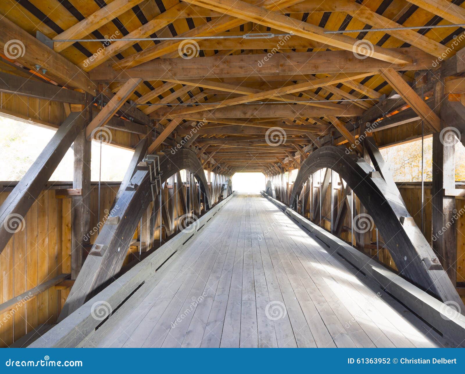 Interior da ponte coberta foto de stock. Imagem de estrada - 61363952