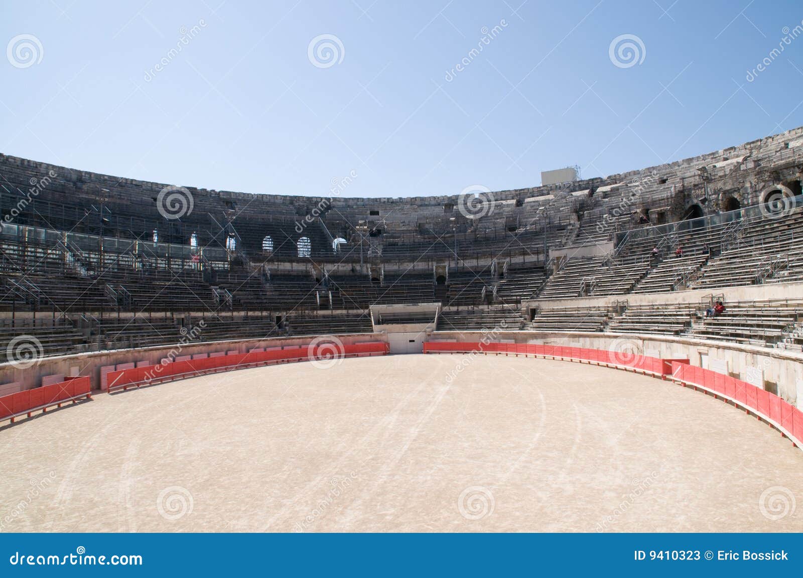 Interior De La Arena Romana En Nimes Imagen de archivo - Imagen de ...
