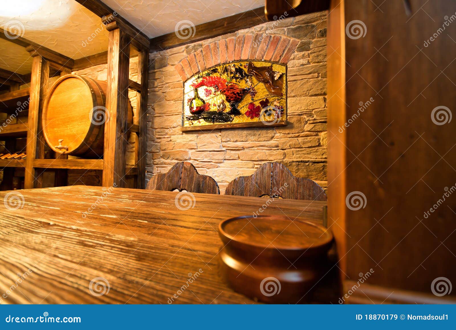Interior De La Bodega Vieja Imagen de archivo - Imagen de tambor ...