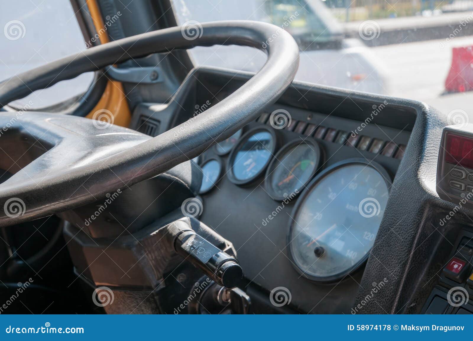 Interior De La Cabina Del Carro Foto de archivo - Imagen de carro ...