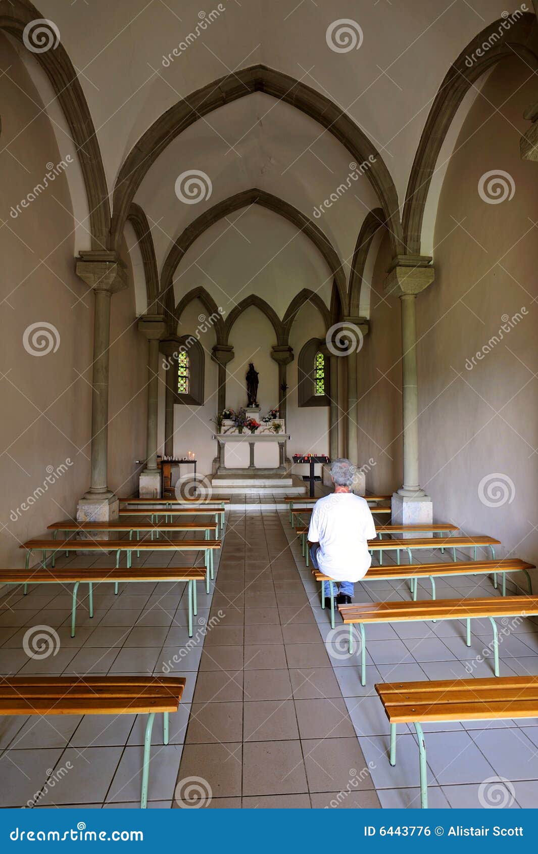Interior de la capilla foto de archivo. Imagen de capilla - 6443776