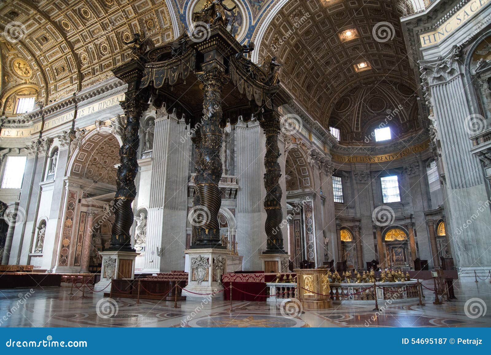 Interior De La Catedral De San Pedro En Vatican Fotografía editorial - Imagen de escultura ...