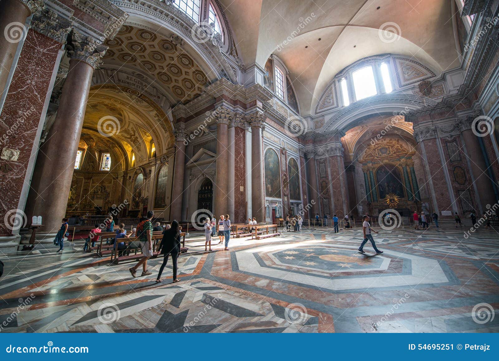 Interior De La Catedral De San Pedro En Vatican Foto editorial - Imagen de columna, ciudad: 54695251