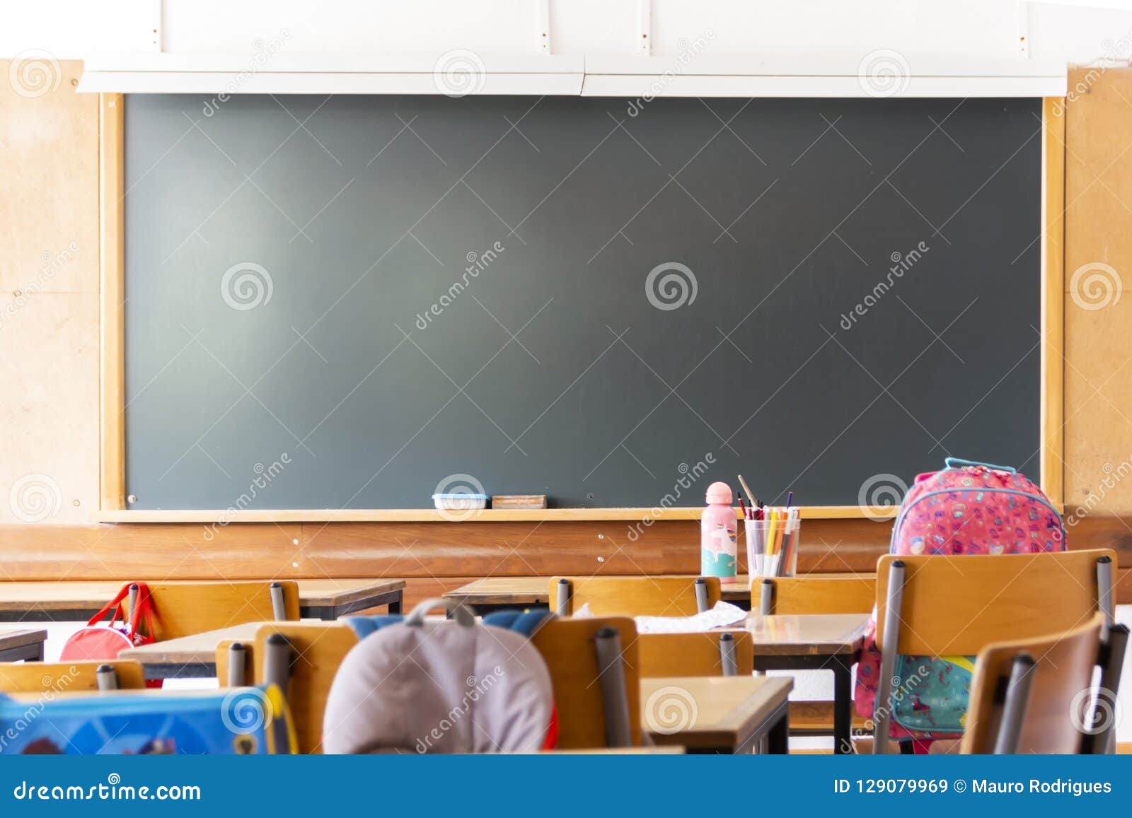 Interior De La Escuela Primaria Imagen de archivo - Imagen de académico ...