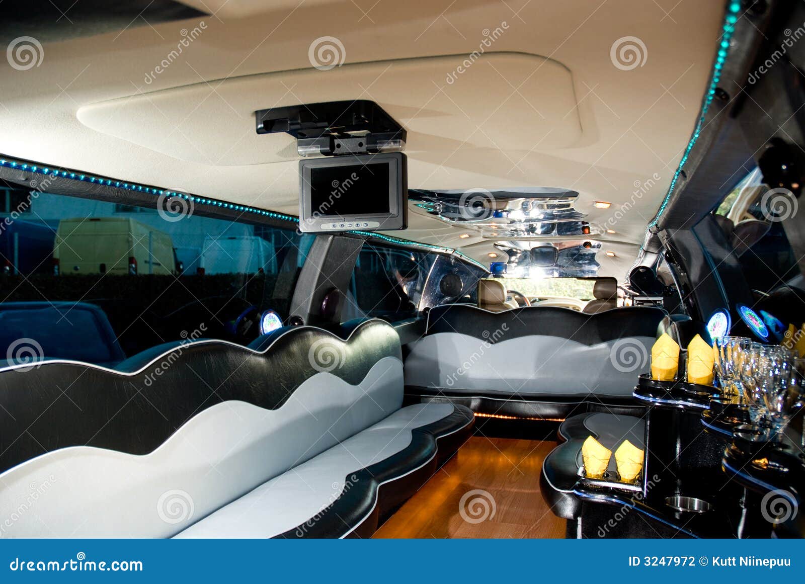Interior De La Limusina Moderna Foto de archivo - Imagen de coctel ...