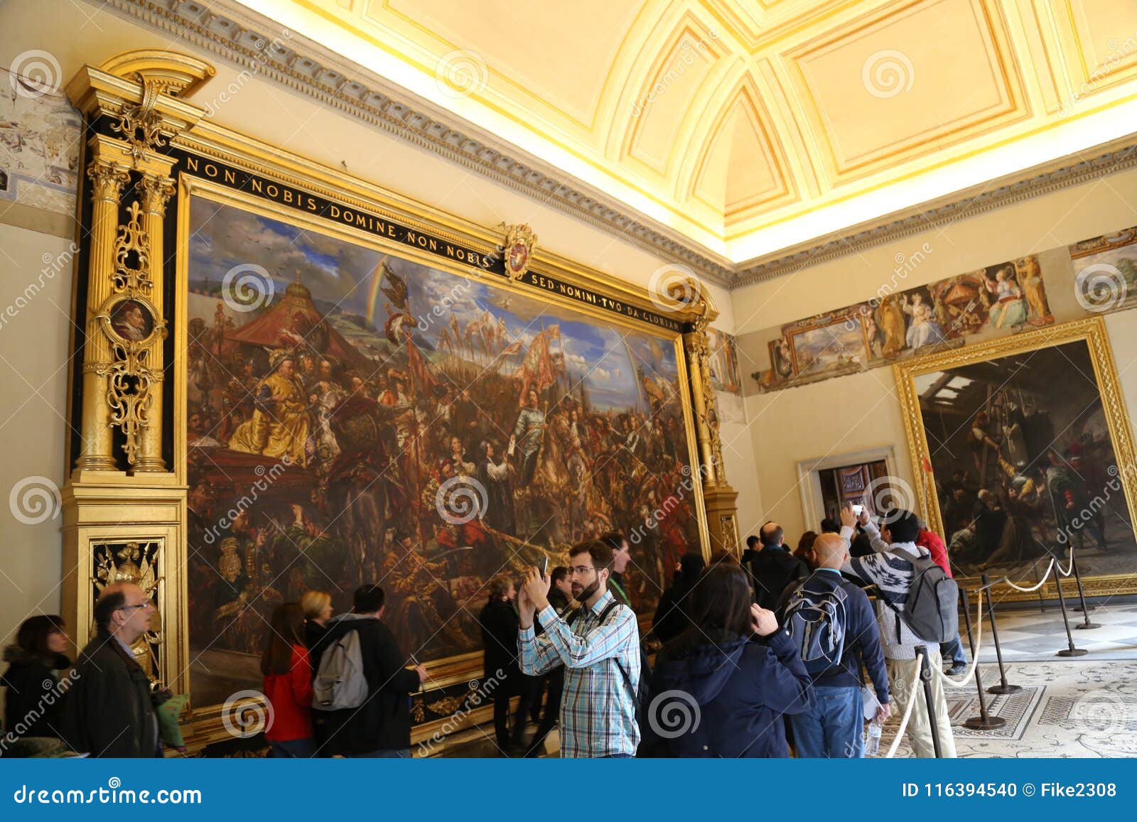 Interior De Los Museos Del Vaticano: Arte Religioso Imagen editorial ...