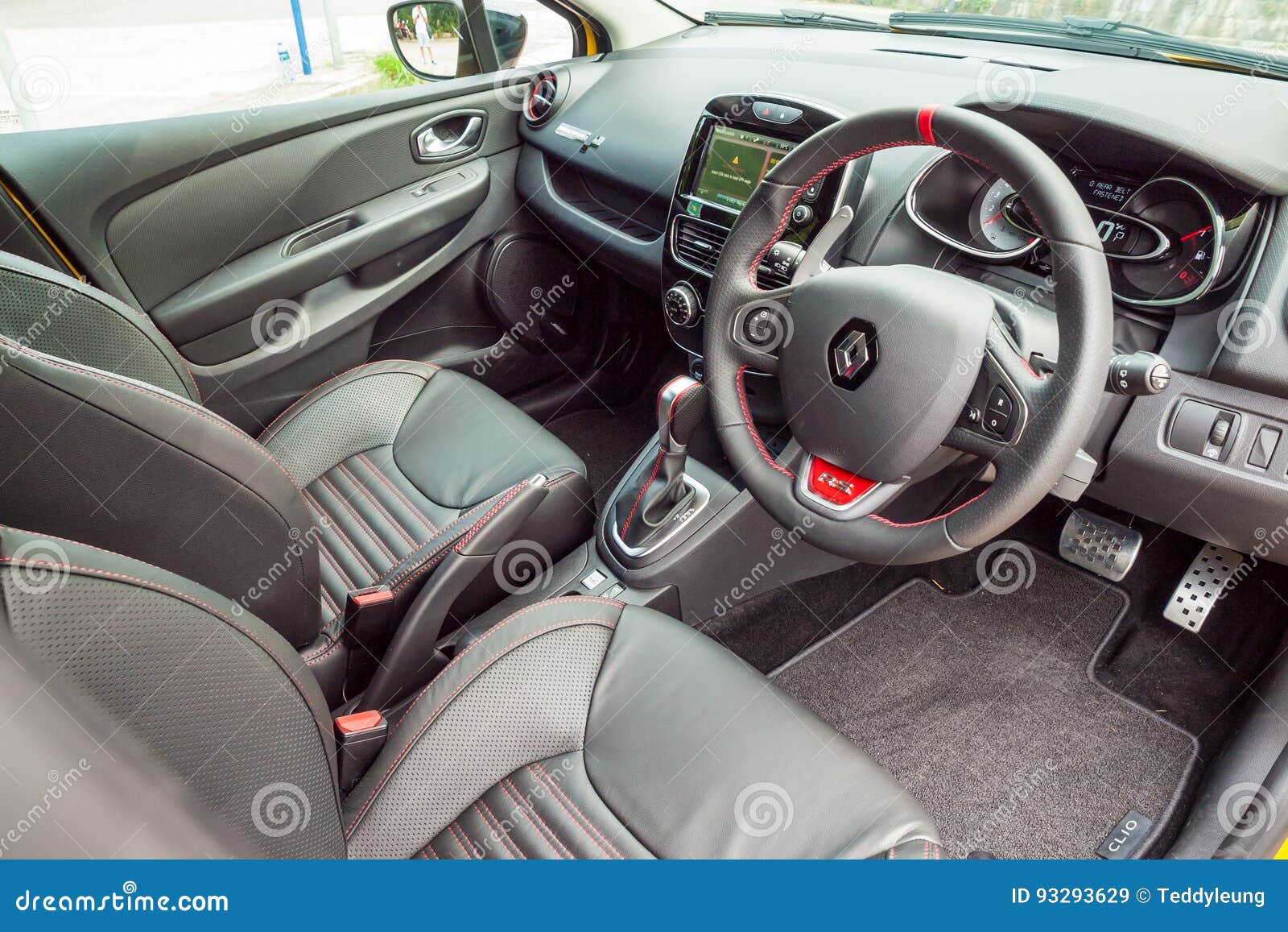Interior De Renault CLIO RS 2017 Imagen de archivo editorial - Imagen ...