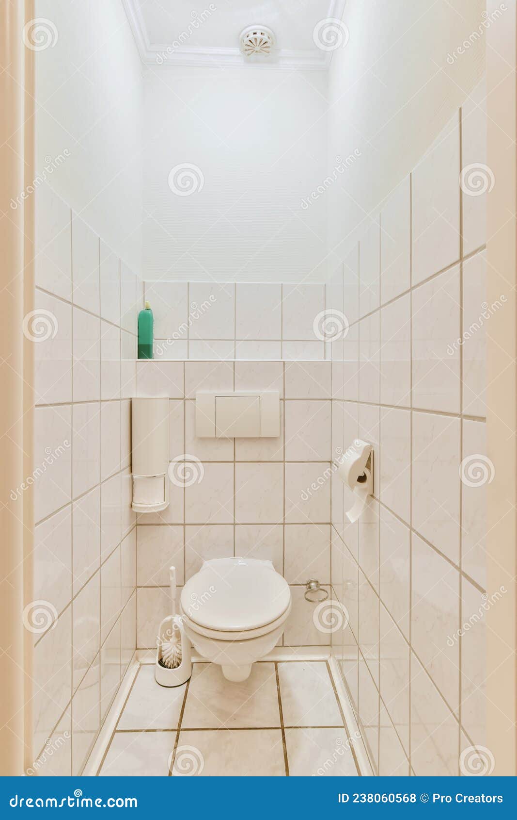 Interior De Retrete Compacto Foto de archivo - Imagen de elegante ...