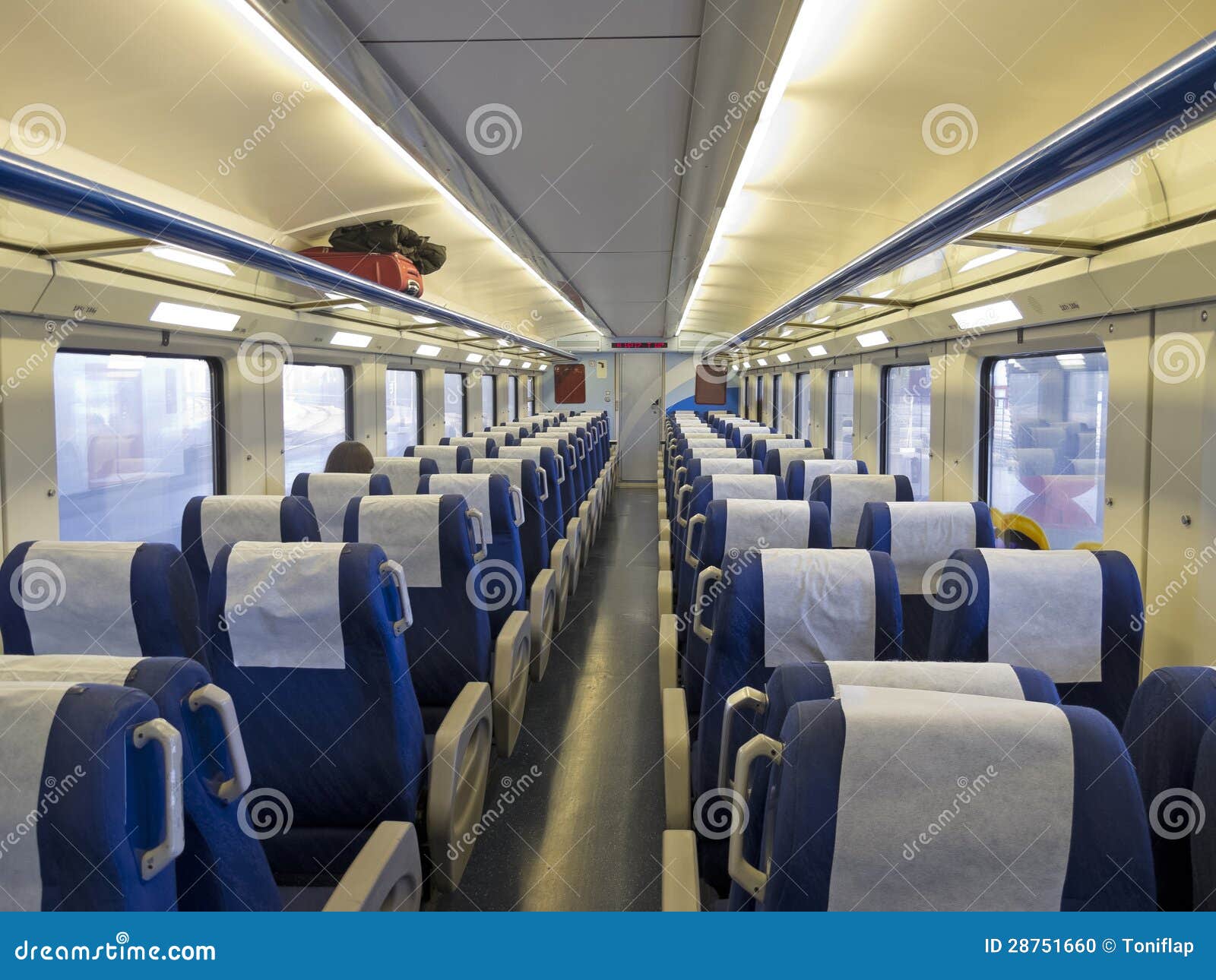 Interior De Um Comboio De Passageiros Com Lugares Vazios Foto de Stock ...