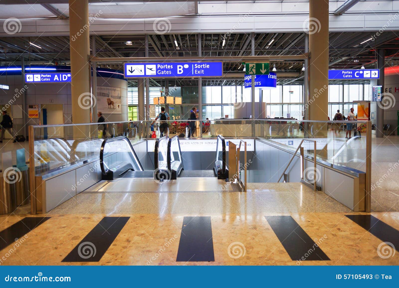 Interior del aeropuerto foto de archivo editorial. Imagen de color ...