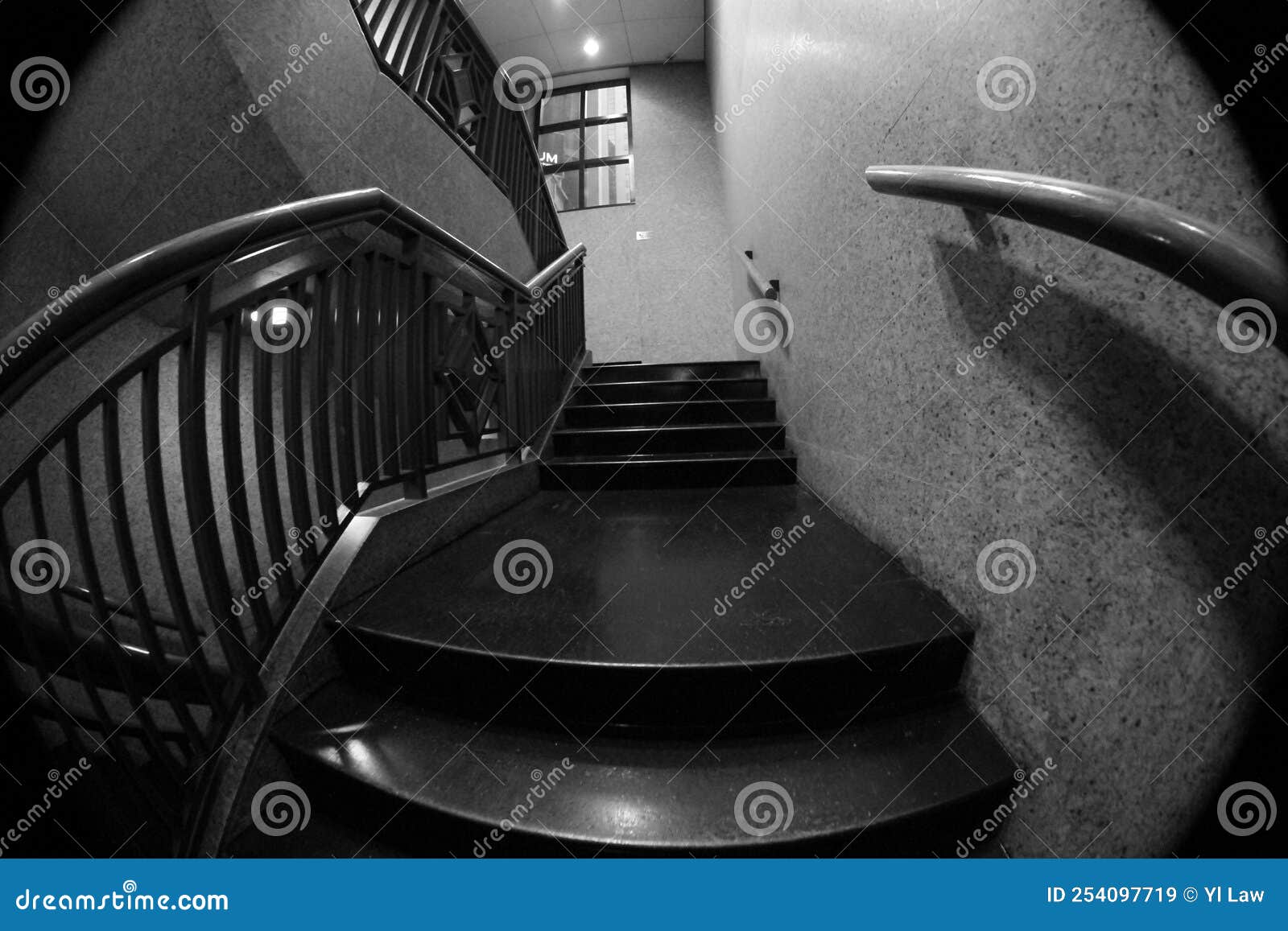 Interior Del Centro Comercial En El Central Hk 29 De Octubre De 2011 ...