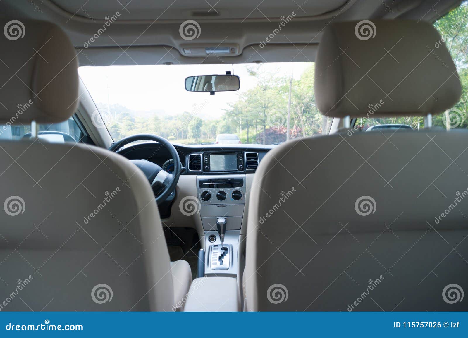 Interior del coche foto de archivo. Imagen de coche - 115757026