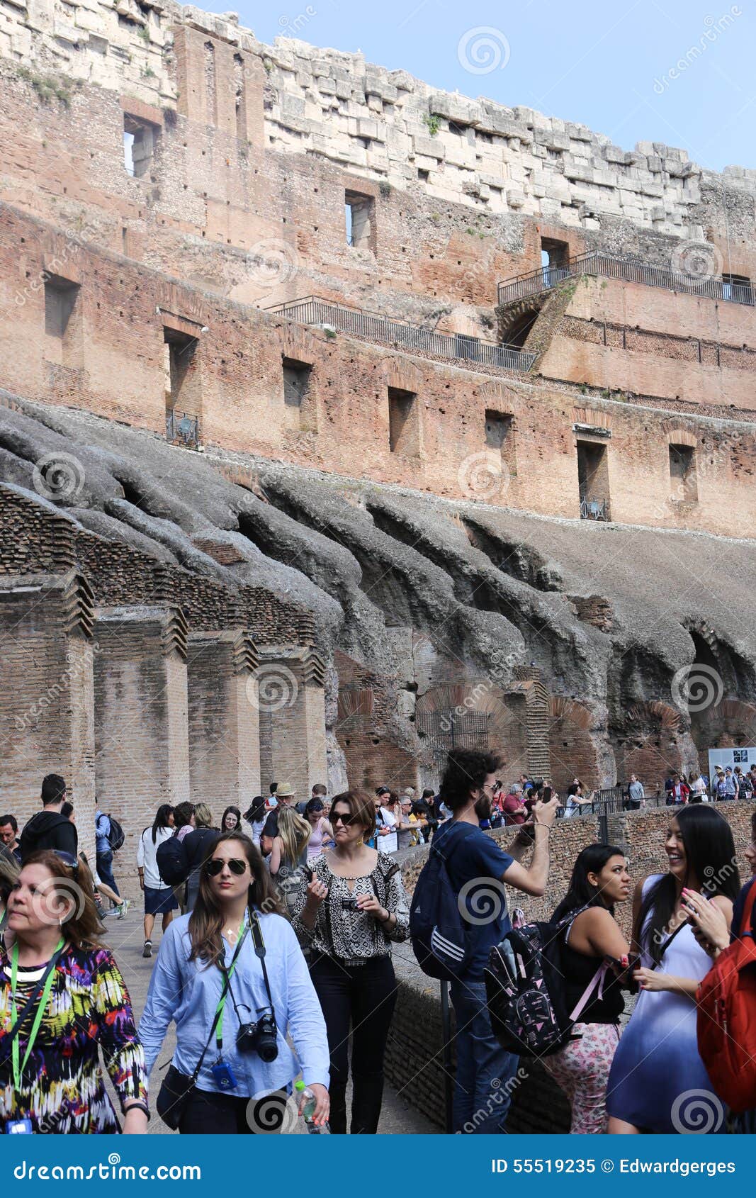 Interior del coliseo, Roma imagen editorial. Imagen de admirar - 55519235