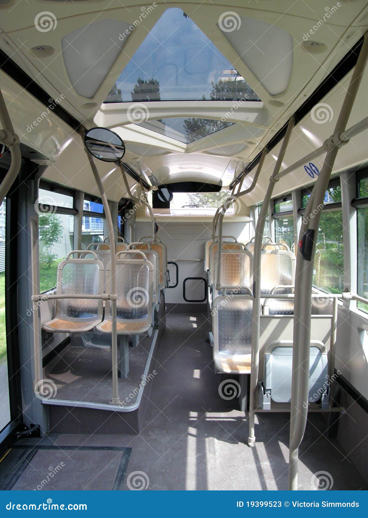 Interior del omnibus imagen de archivo. Imagen de francés - 19399523