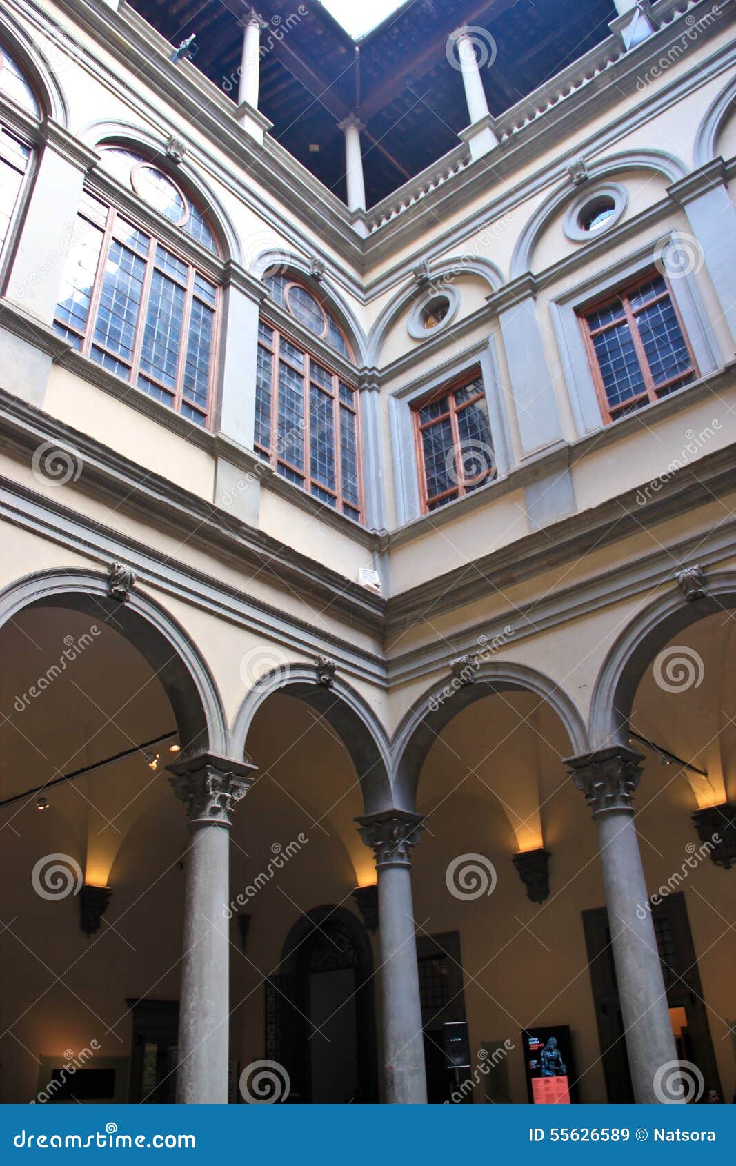 Interior Del Palacio De Strozzi Imagen de archivo - Imagen de palacio ...