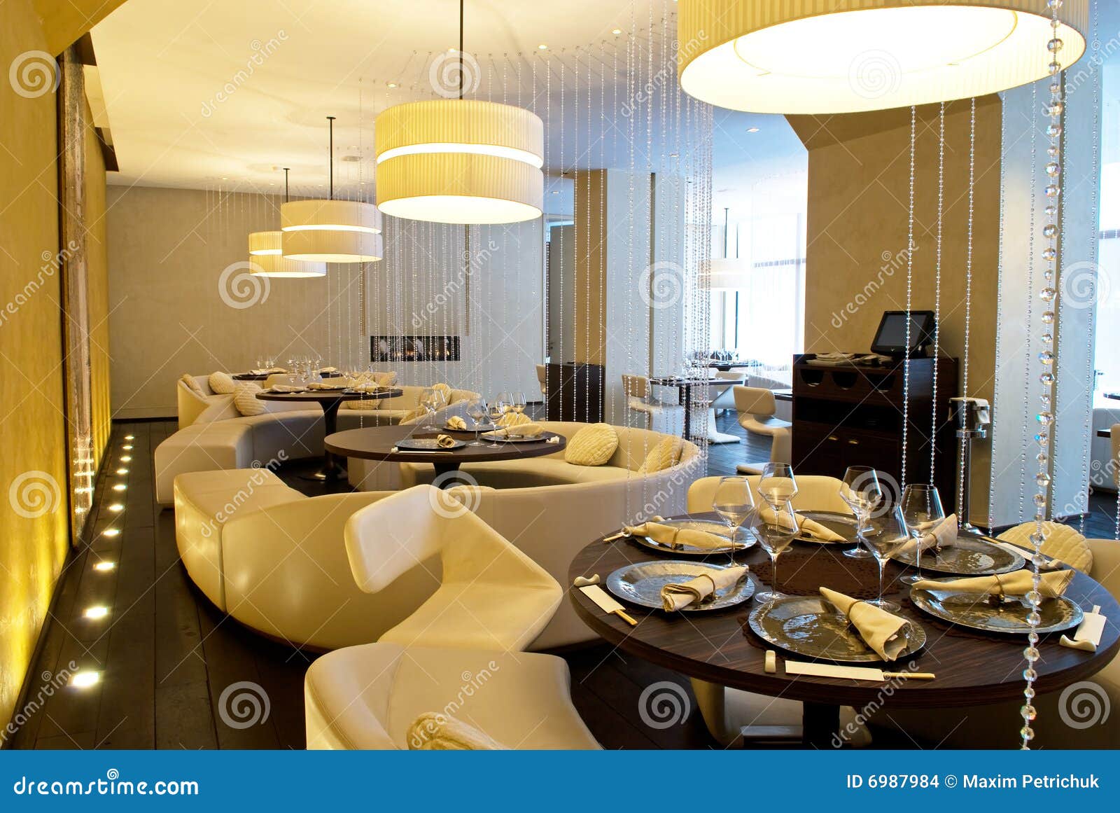 Interior Del Restaurante De Lujo Foto de archivo - Imagen de fila ...