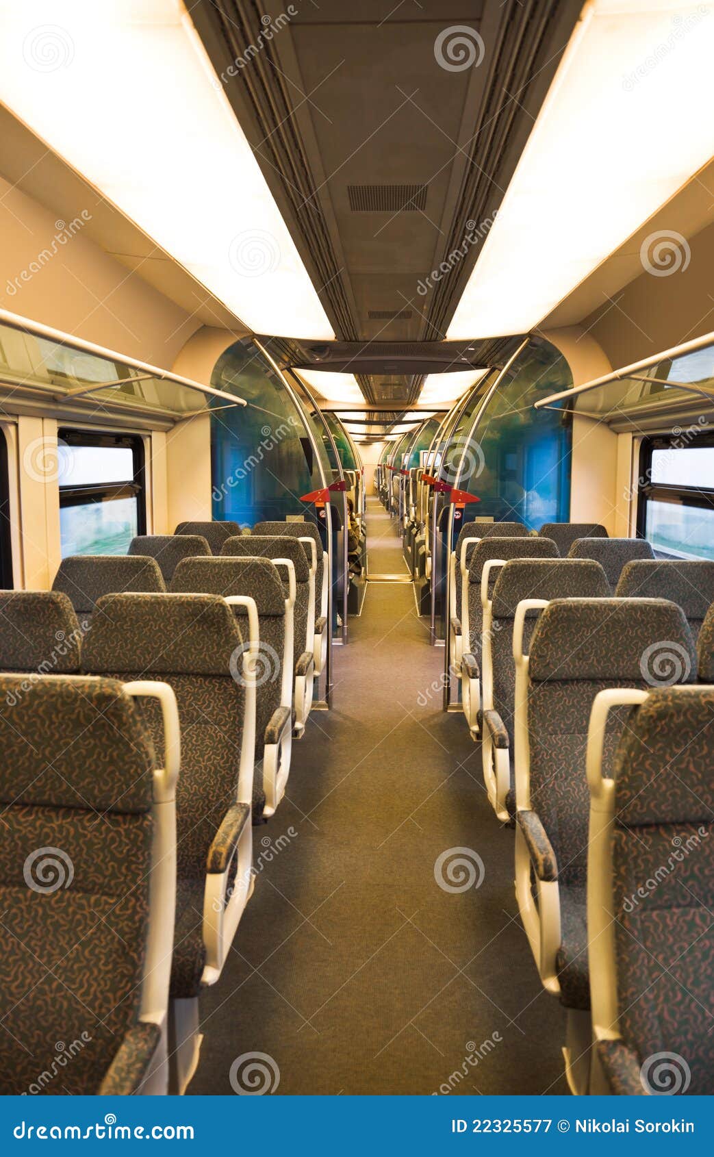 Interior del tren imagen de archivo. Imagen de fila, turista - 22325577