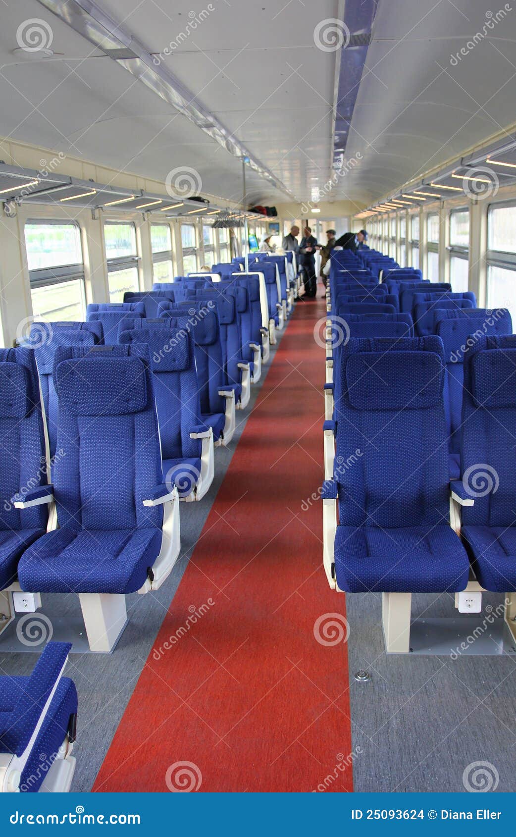 Interior del tren foto de archivo. Imagen de asiento - 25093624