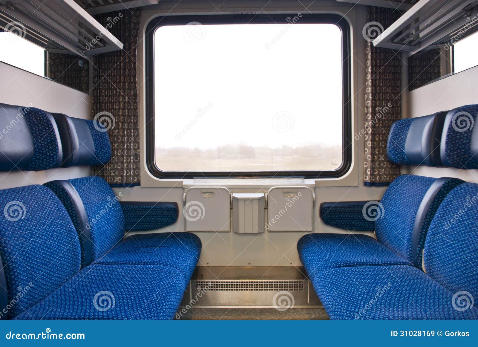 Interior del tren imagen de archivo. Imagen de horizontal - 31028169