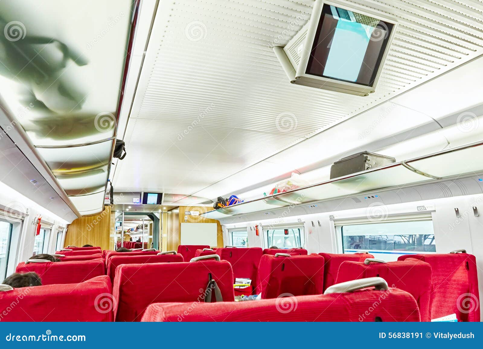 Interior Del Tren De Alta Velocidad Imagen de archivo - Imagen de ...