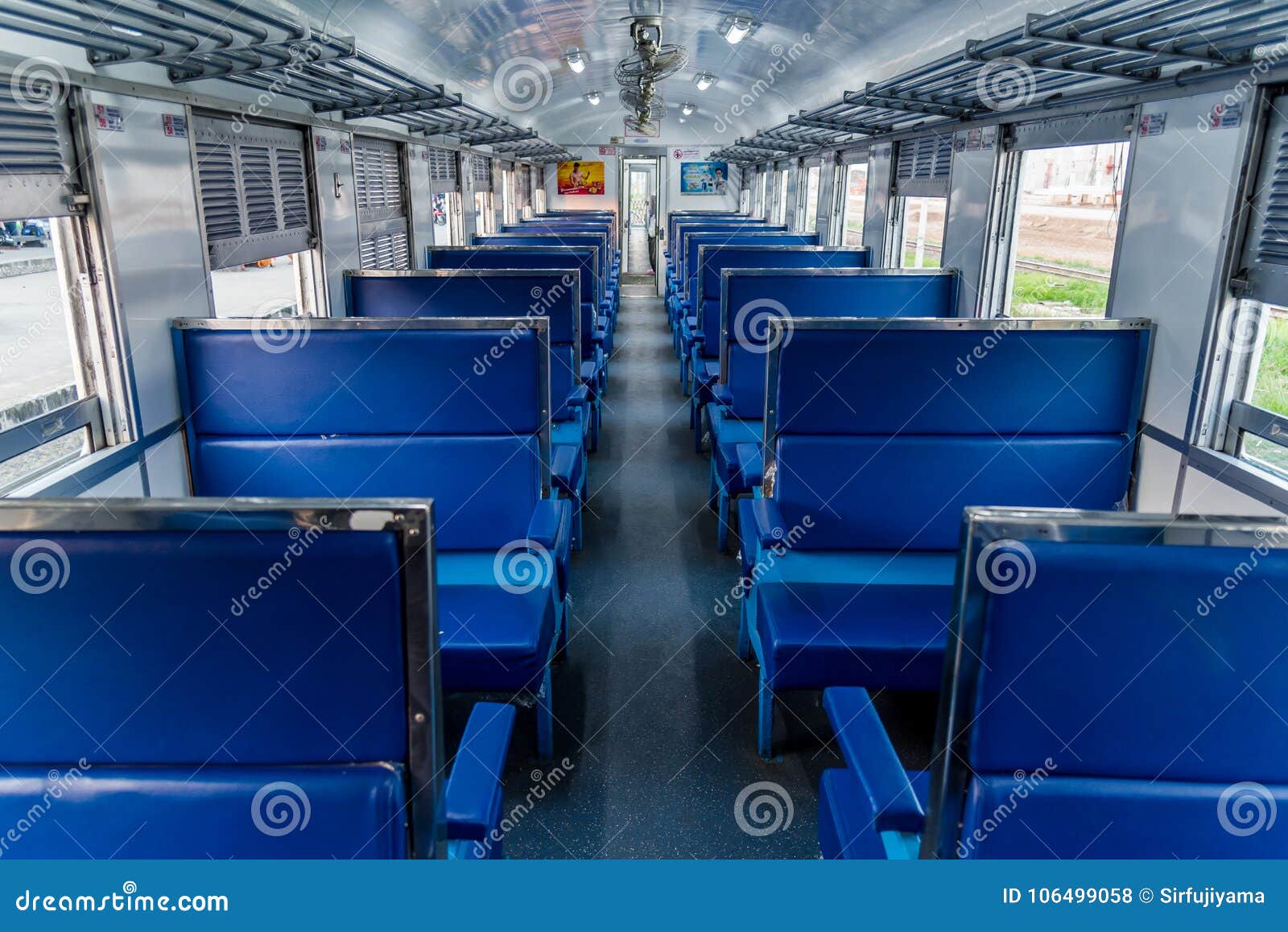 Interior Del Tren Del Vintage Foto de archivo - Imagen de viaje, viejo ...