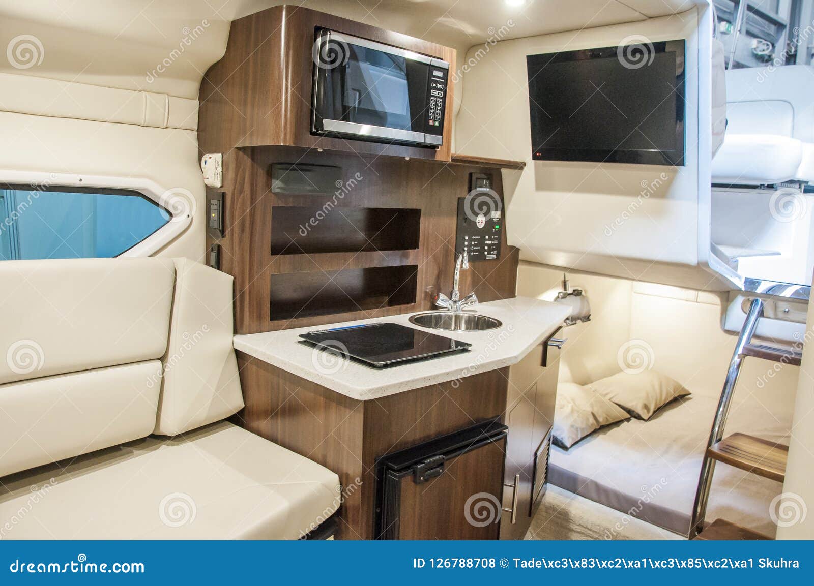 Interior del yate de lujo foto de archivo. Imagen de interior - 126788708
